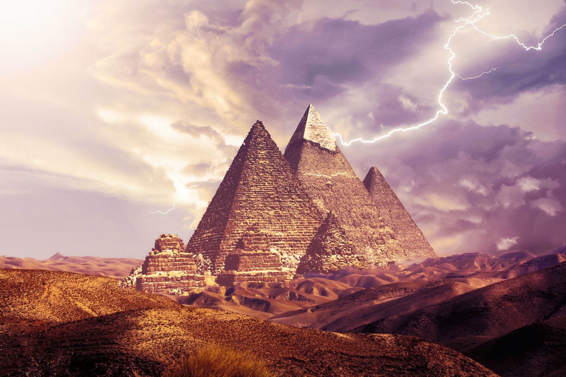 Download Man Made Pyramid HD Wallpaper