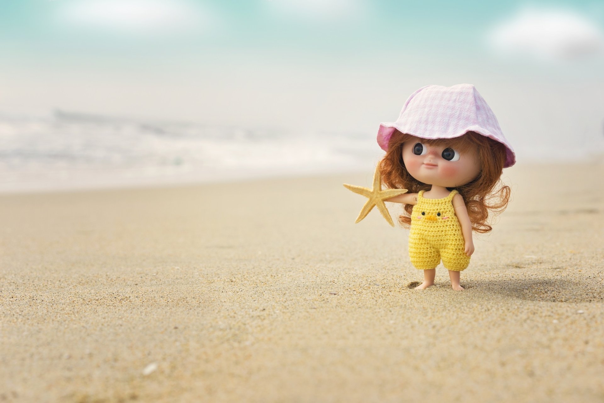 Download Sand Starfish Beach Man Made Doll HD Wallpaper | 2048x1365 ...