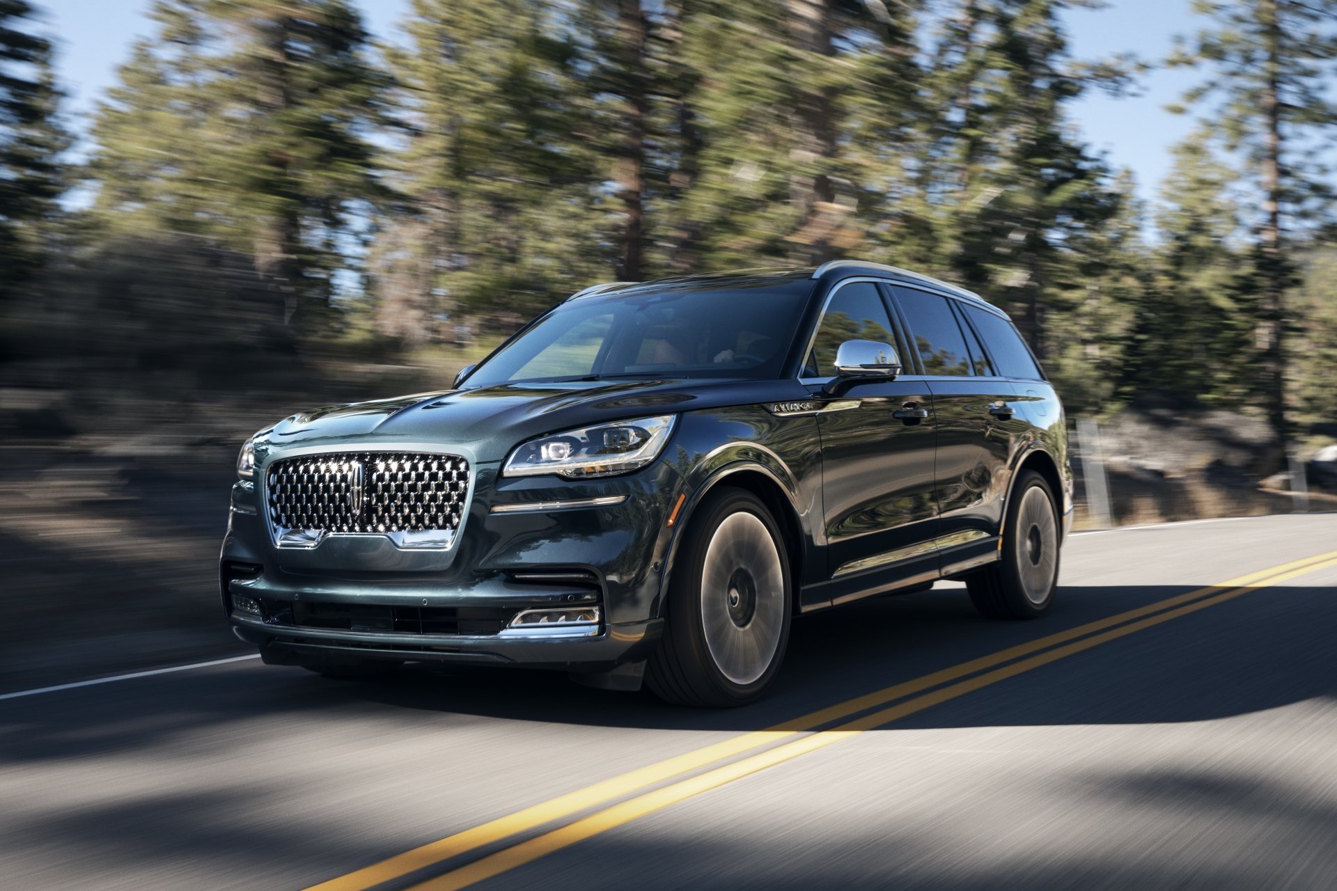 Download SUV Car Lincoln Vehicle Lincoln Aviator 4k Ultra HD Wallpaper