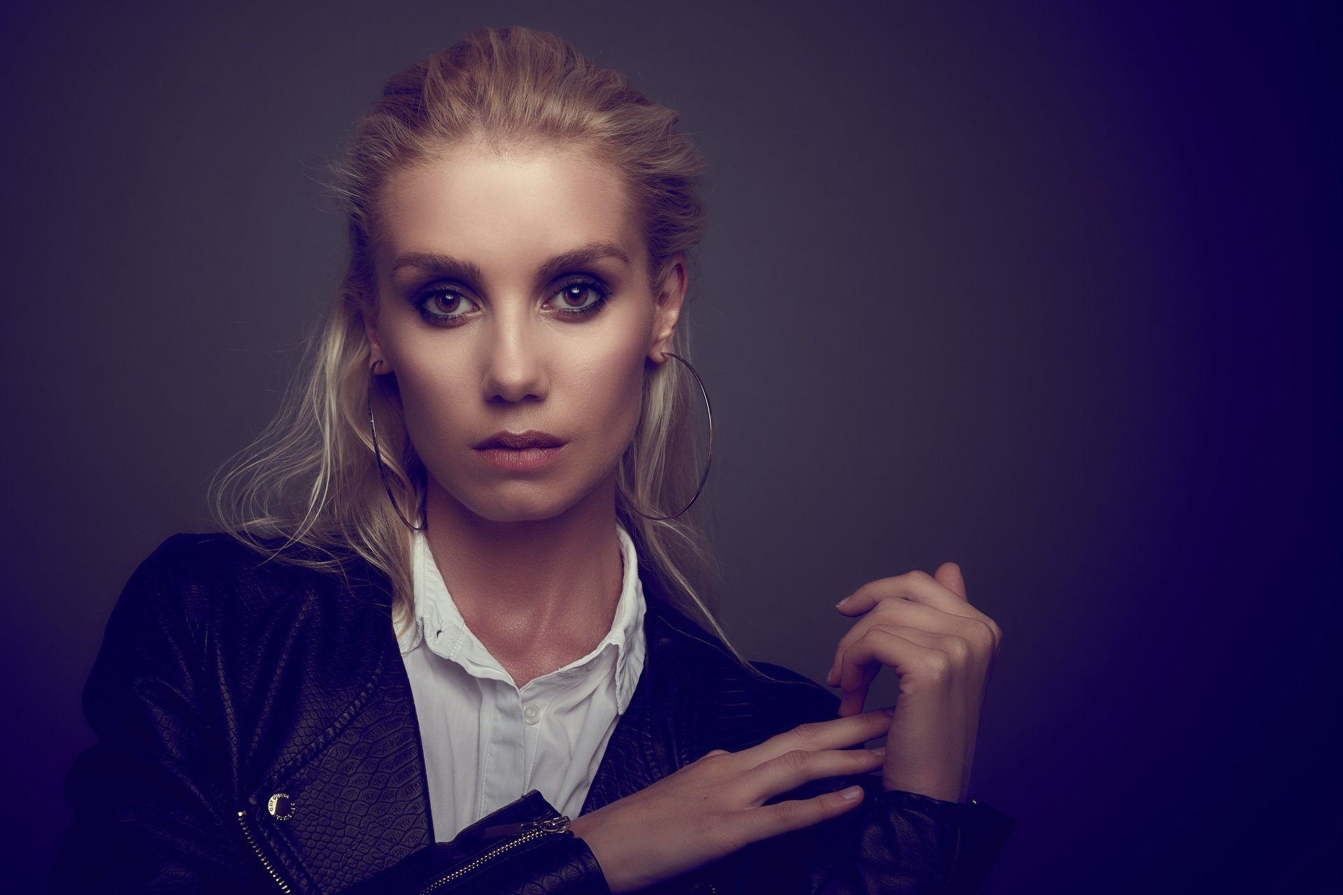 Download Brown Eyes Blonde Woman Model 4k Ultra HD Wallpaper