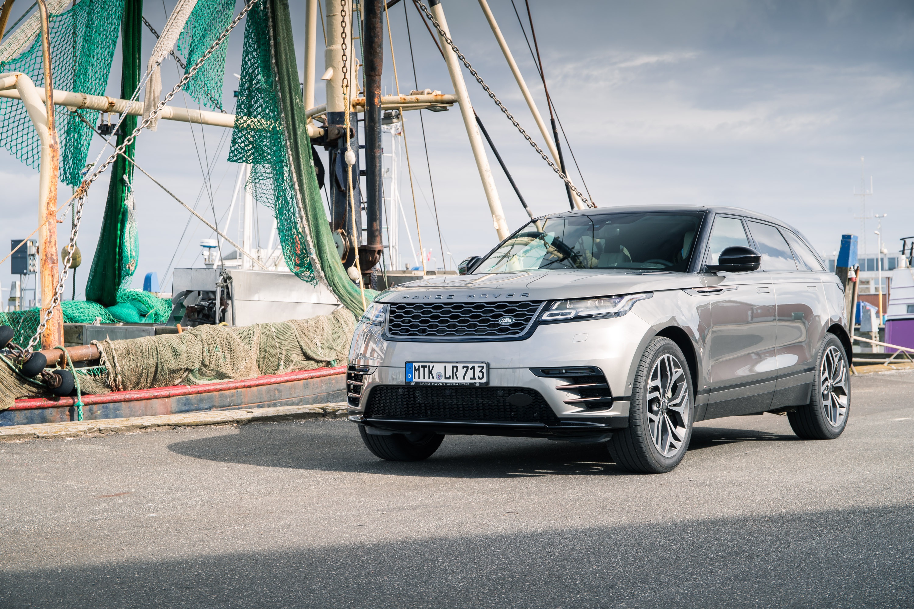 Velar Adventure 4K Ultra HD