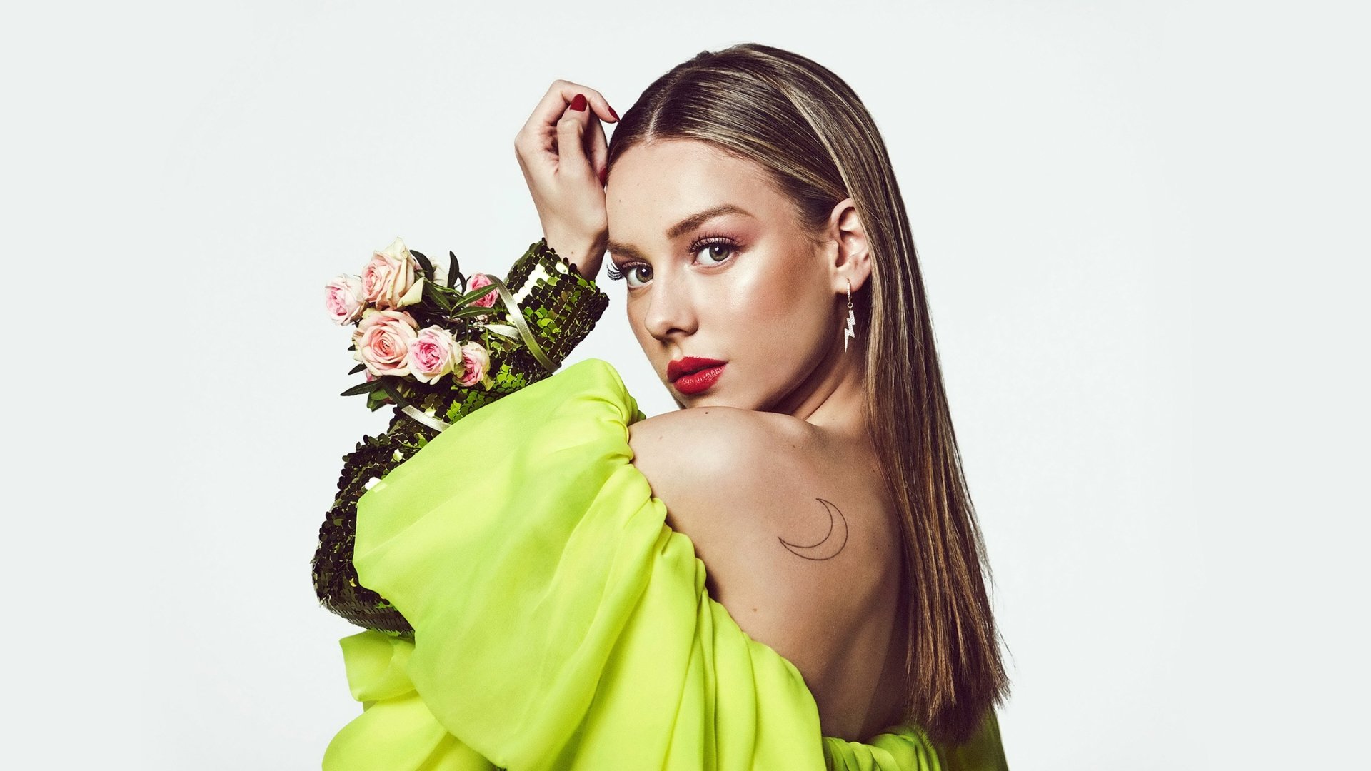 Download Brunette Lipstick Woman Model HD Wallpaper