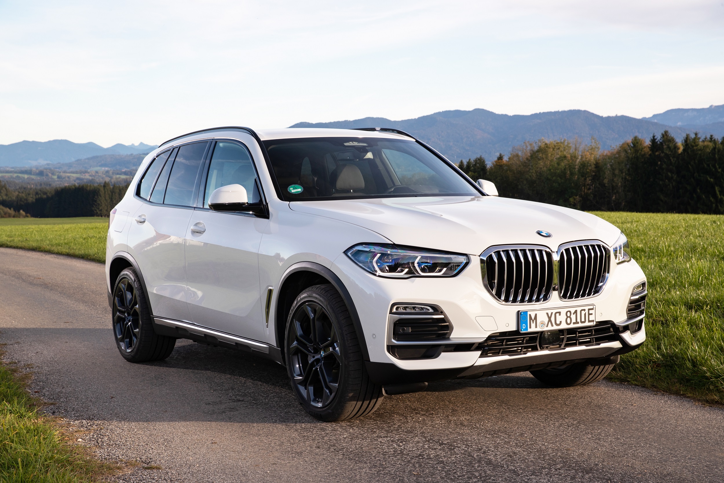 Download SUV White Car Car BMW Vehicle BMW X5 HD Wallpaper