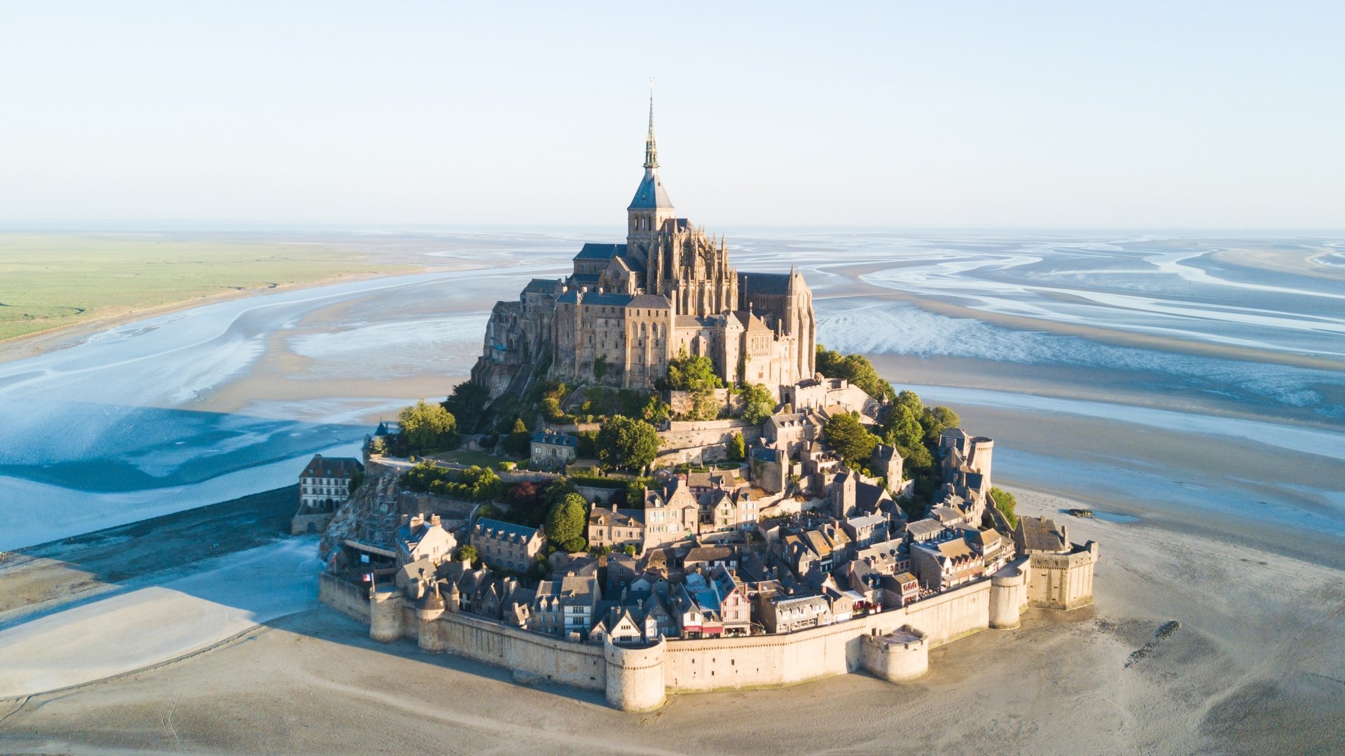 Mont Saint-Michel: Majestic 4K Monastery Wonder of France