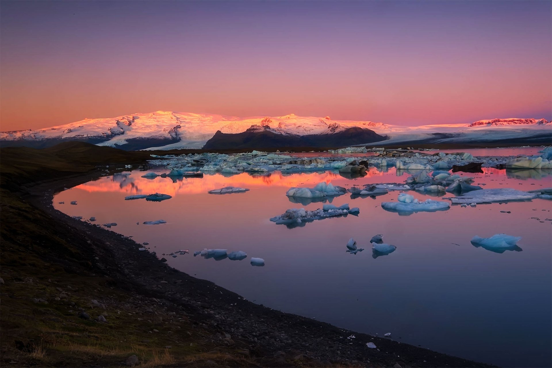Iceland Ice Shoreline at Dusk — Serene Sea HD Wallpaper | 1920x1280 ...