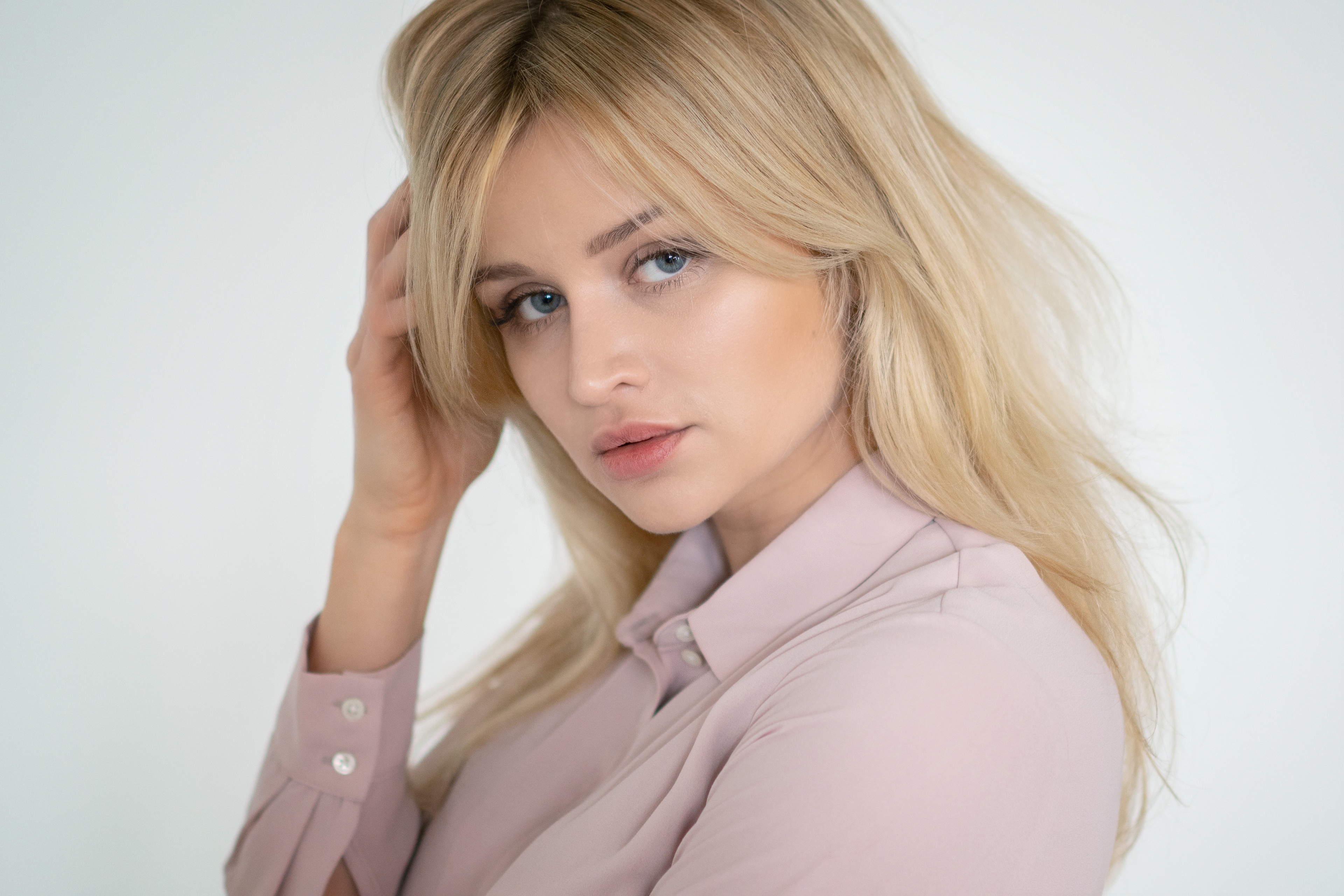 Download Blue Eyes Blonde Woman Model 4k Ultra HD Wallpaper by Martin ...