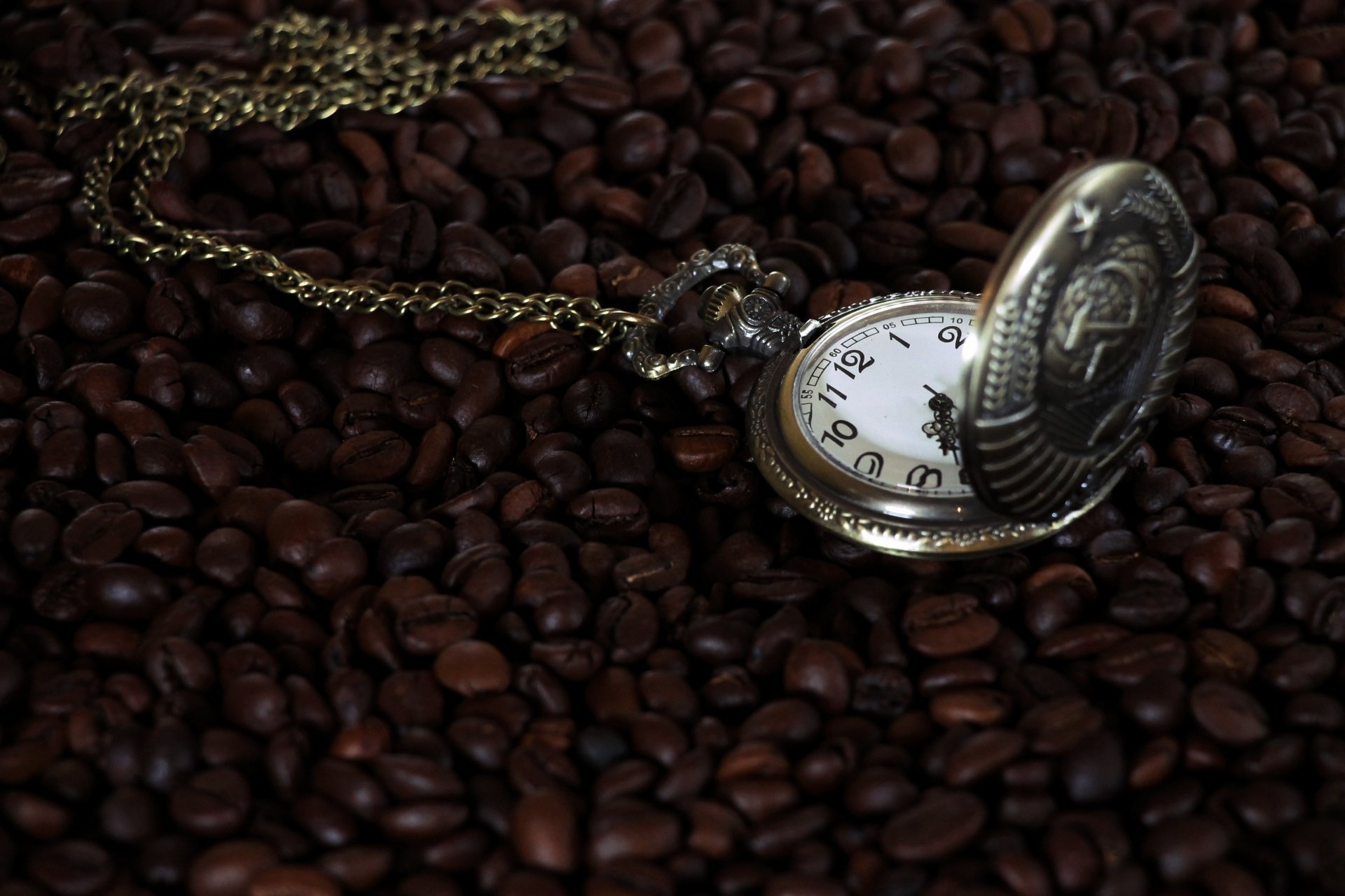 Download Coffee Beans Pocket Watch Man Made Watch 4k Ultra HD Wallpaper