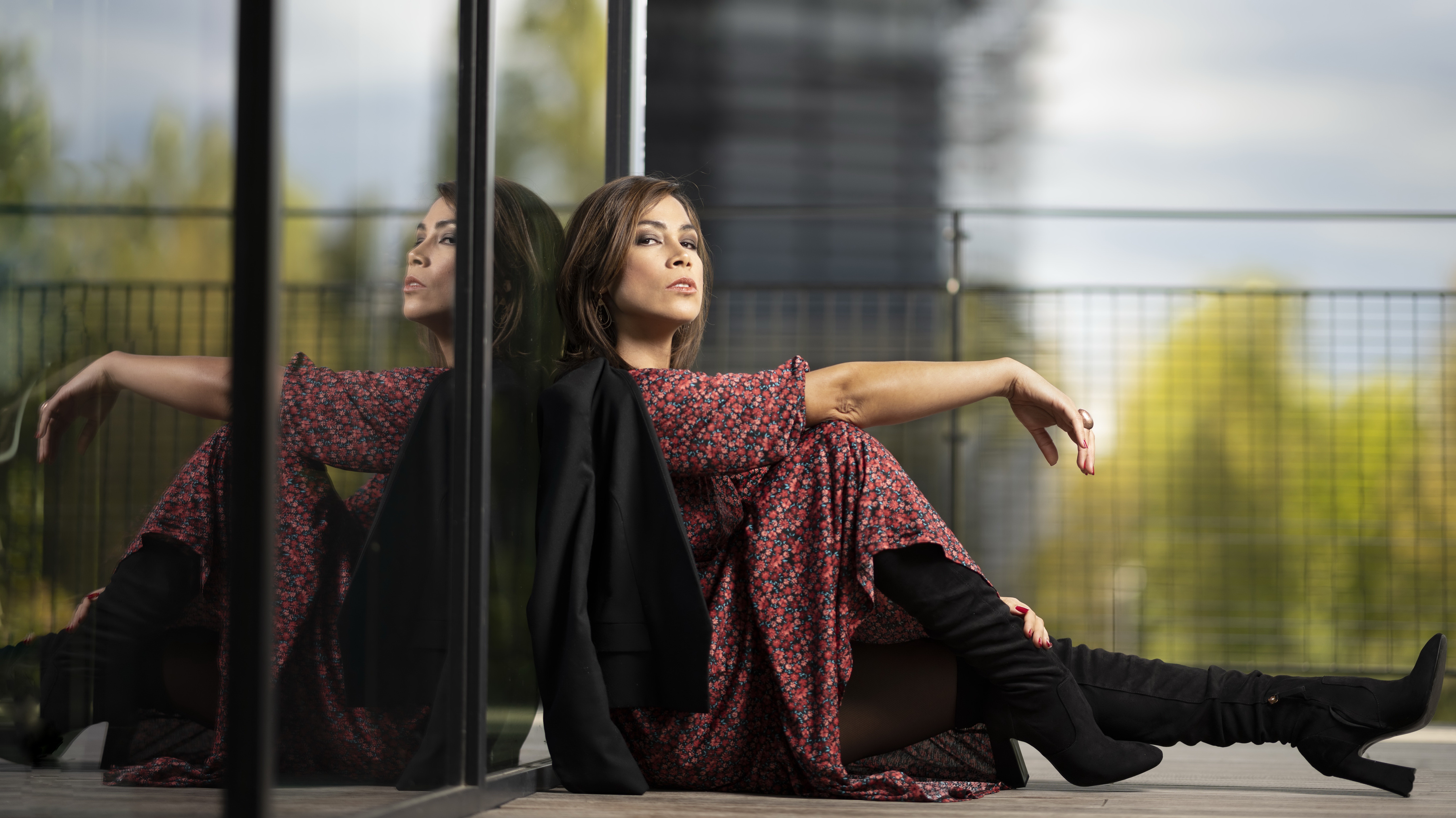 Download Reflection Brunette Boots Depth Of Field Woman Model 4k Ultra ...
