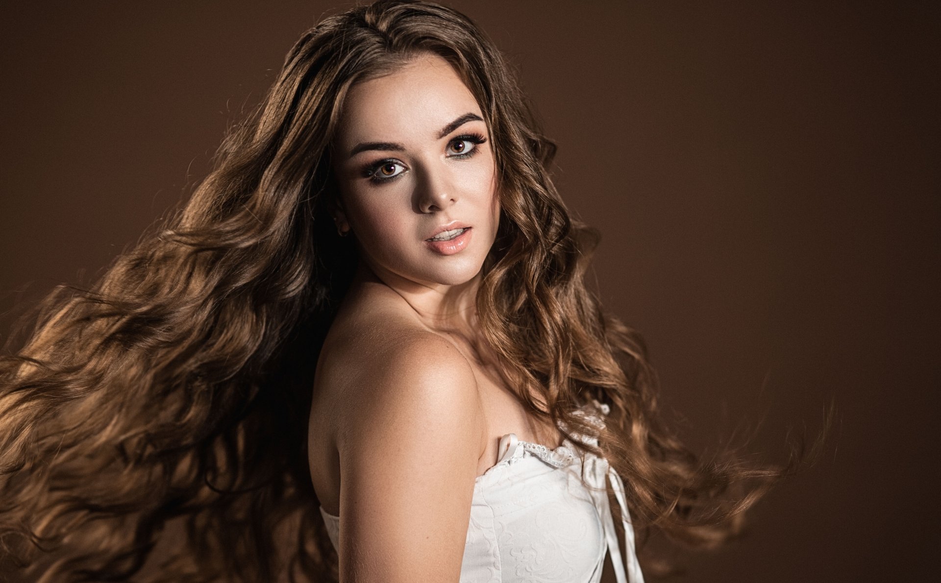 Download Brown Eyes Long Hair Brunette Woman Model 4k Ultra HD ...