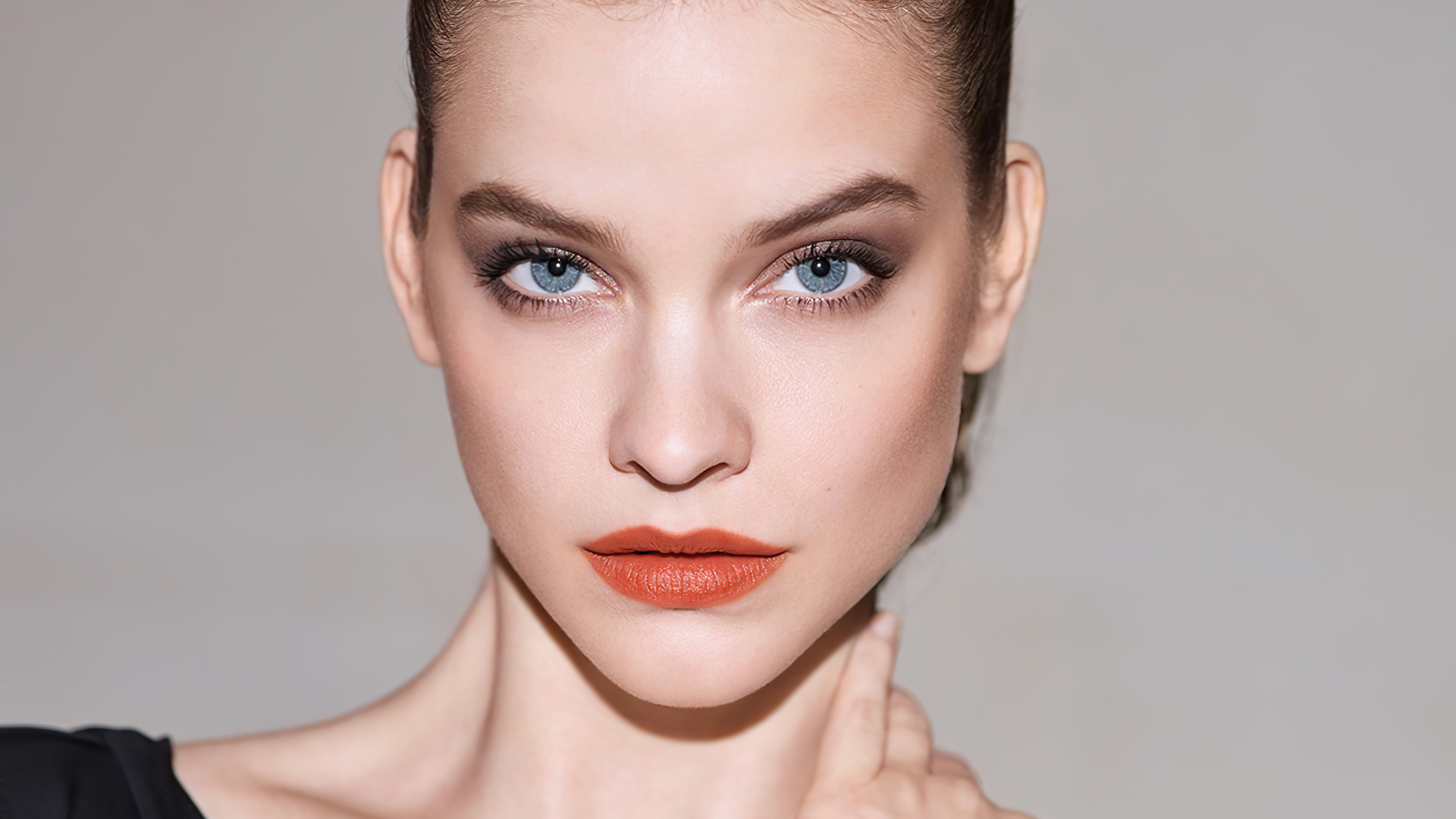 Barbara Palvin Eyes