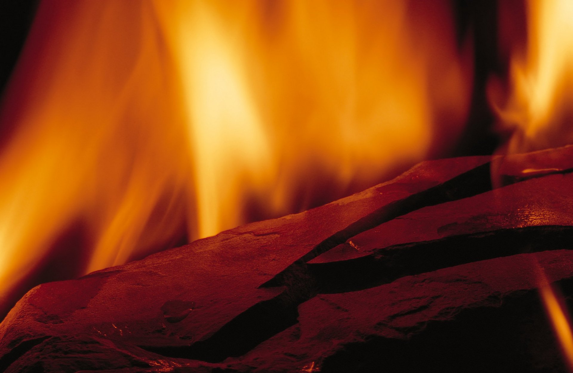 Download Artistic Fire HD Wallpaper