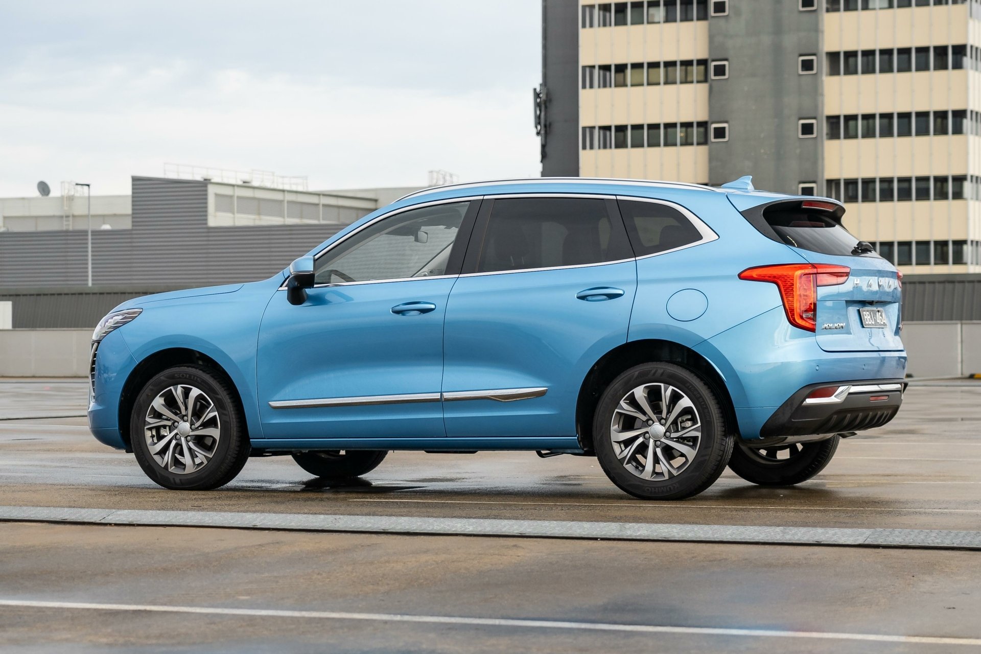 Download SUV Vehicle Haval Jolion HD Wallpaper