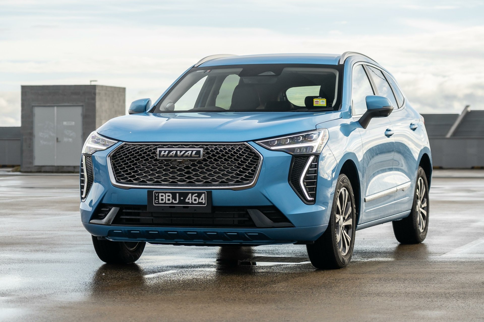 Download SUV Vehicle Haval Jolion HD Wallpaper