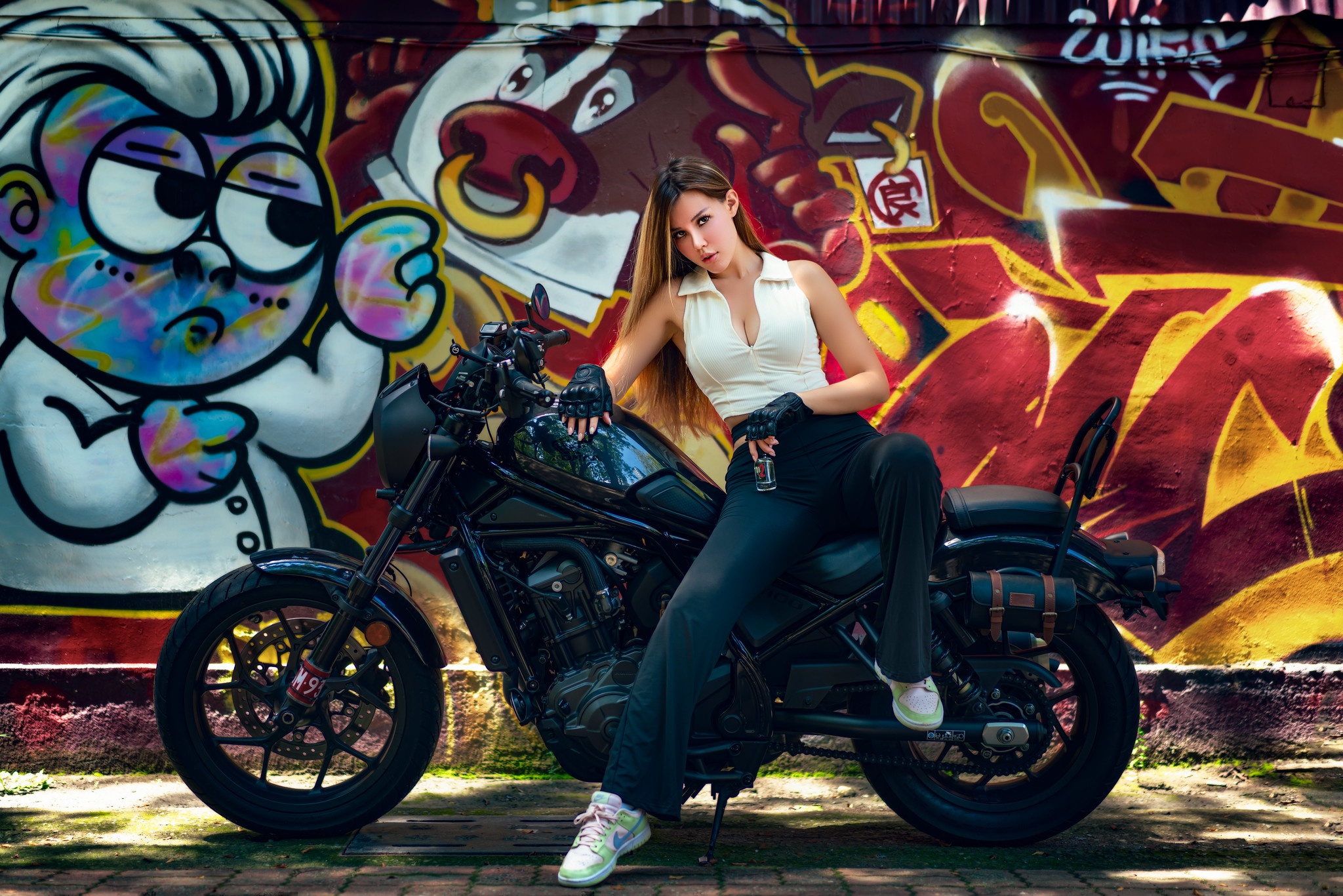 Download Motorcycle Model Graffiti Woman Girls & Motorcycles HD Wallpaper