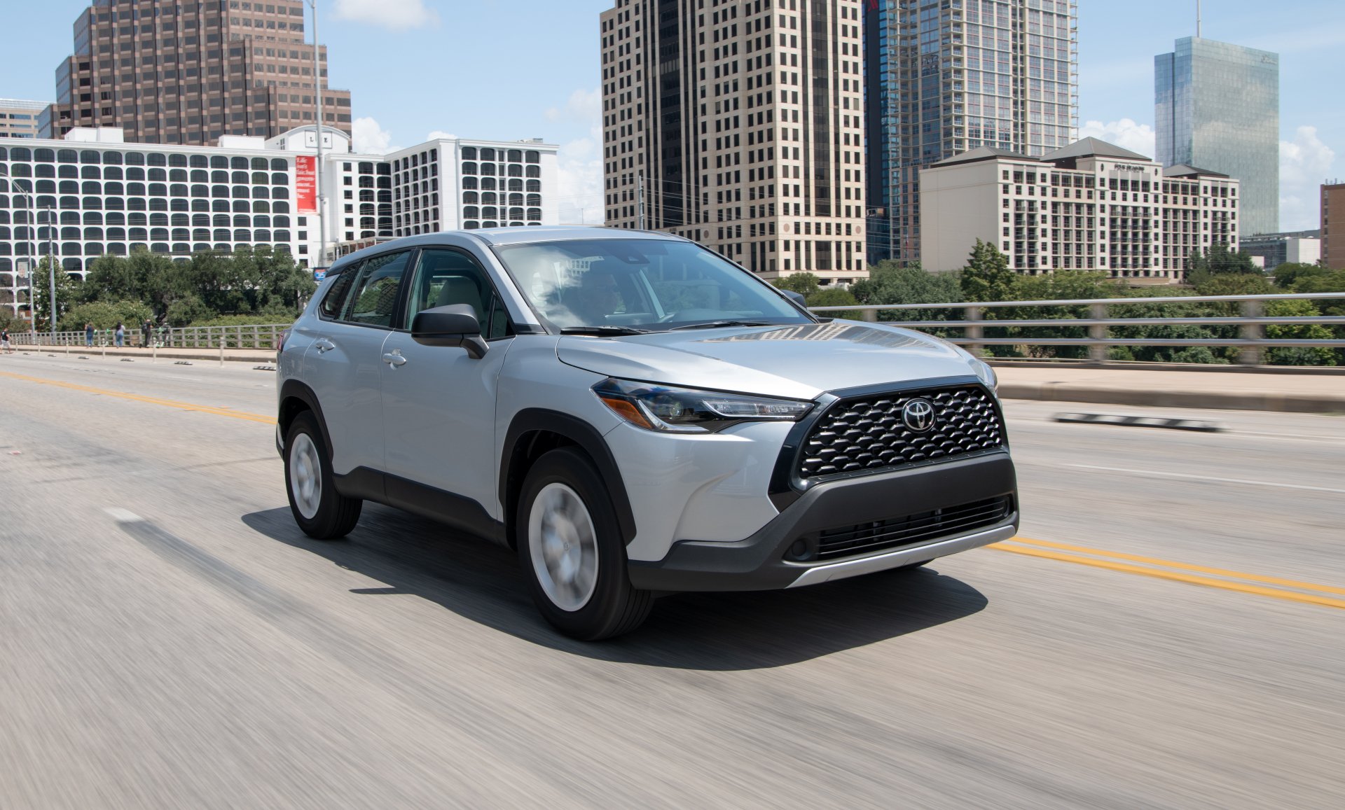 Toyota Corolla Cross L - Desktop Wallpapers, Phone Wallpaper, PFP, Gifs ...