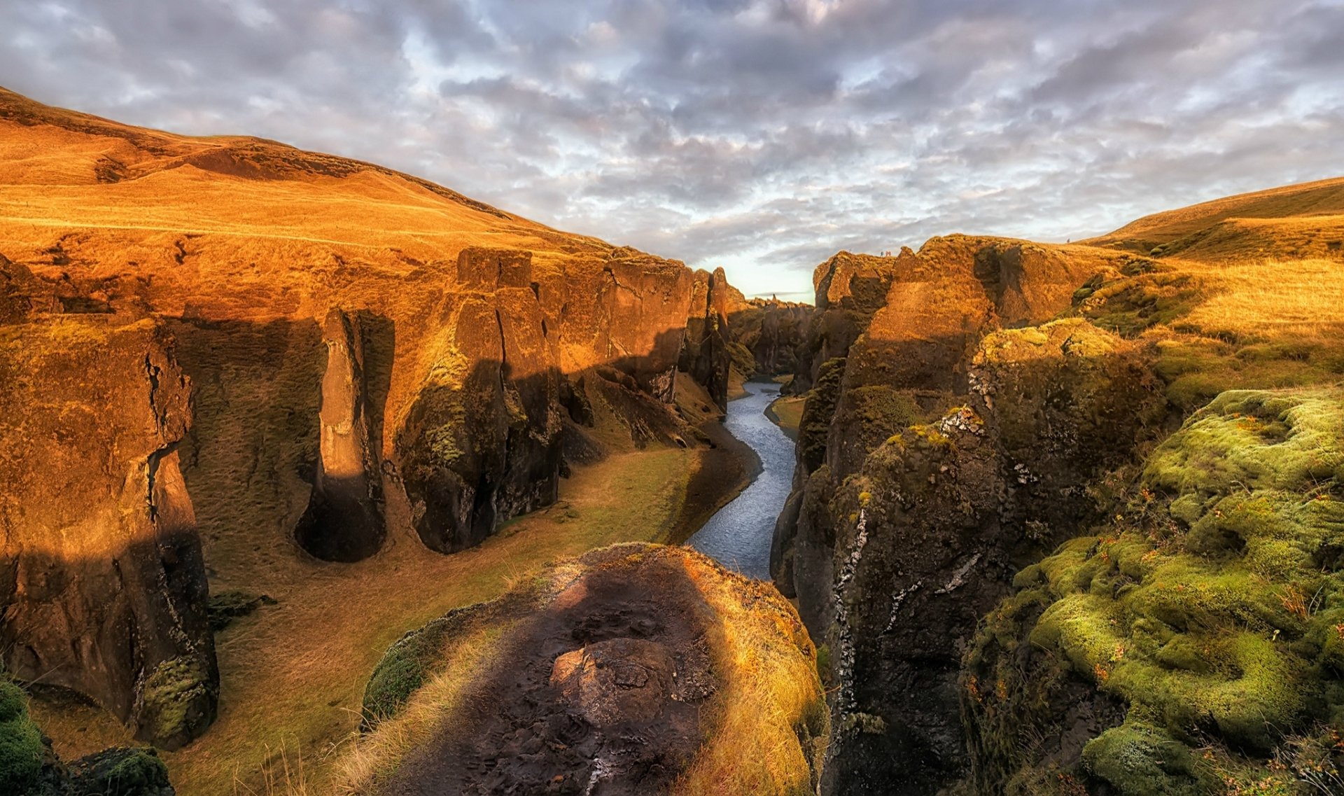 Download Iceland Nature Canyon HD Wallpaper | 2048x1213 | Wallpaper Abyss
