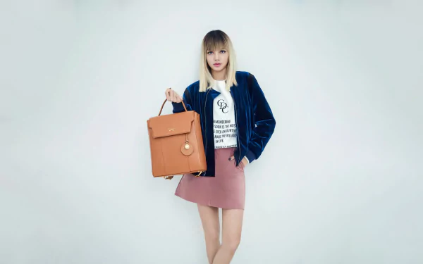 [20+] Lisa (Singer) Wallpapers