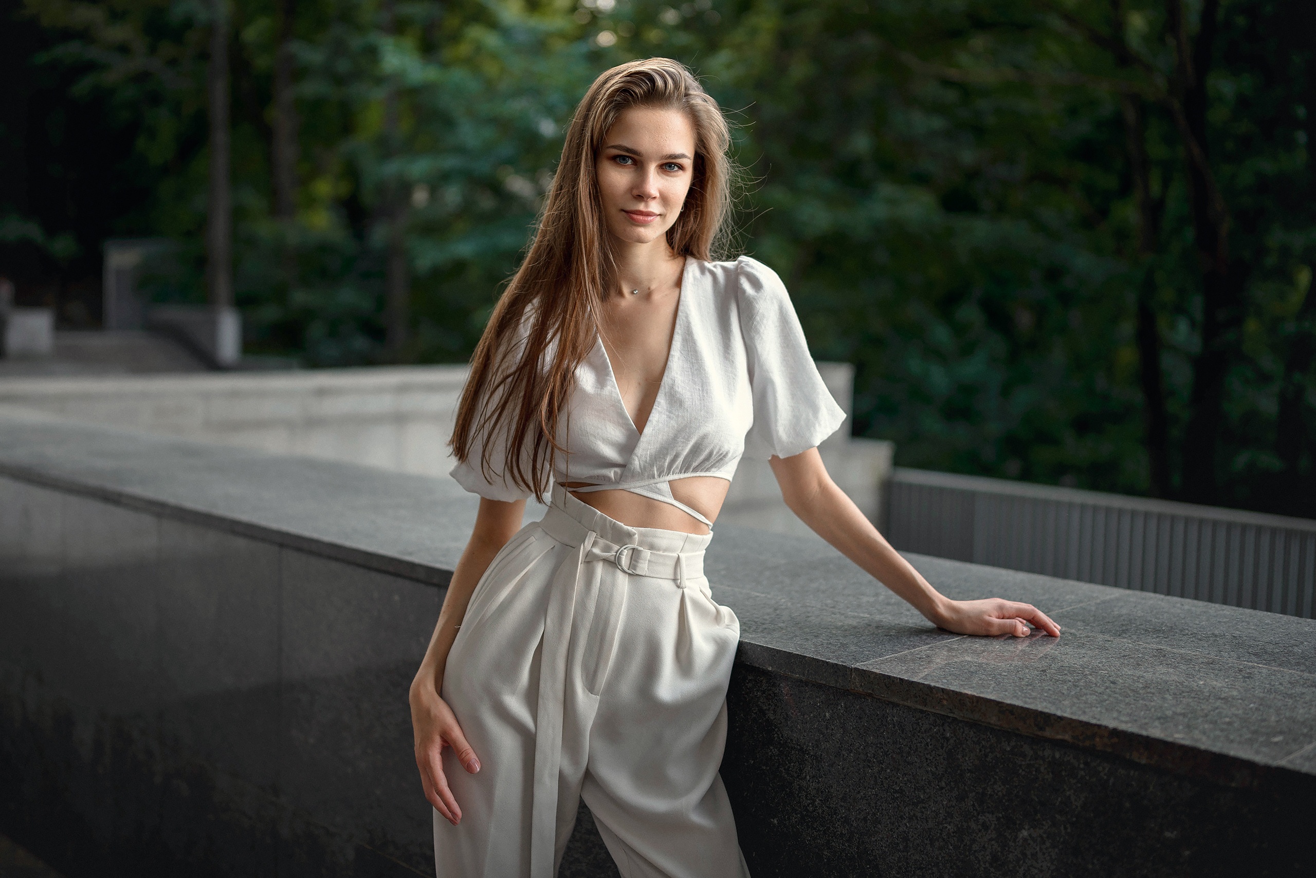 Download Woman Model HD Wallpaper