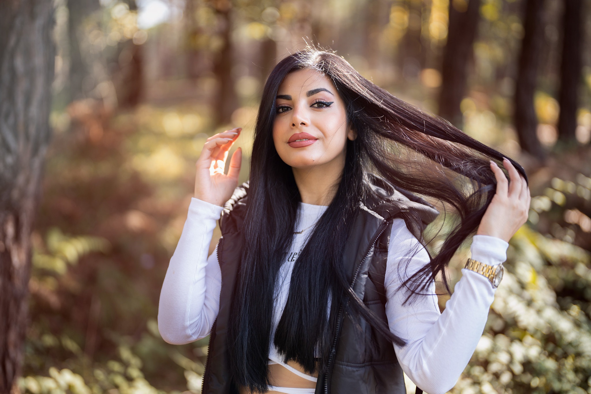 Download Woman Model HD Wallpaper