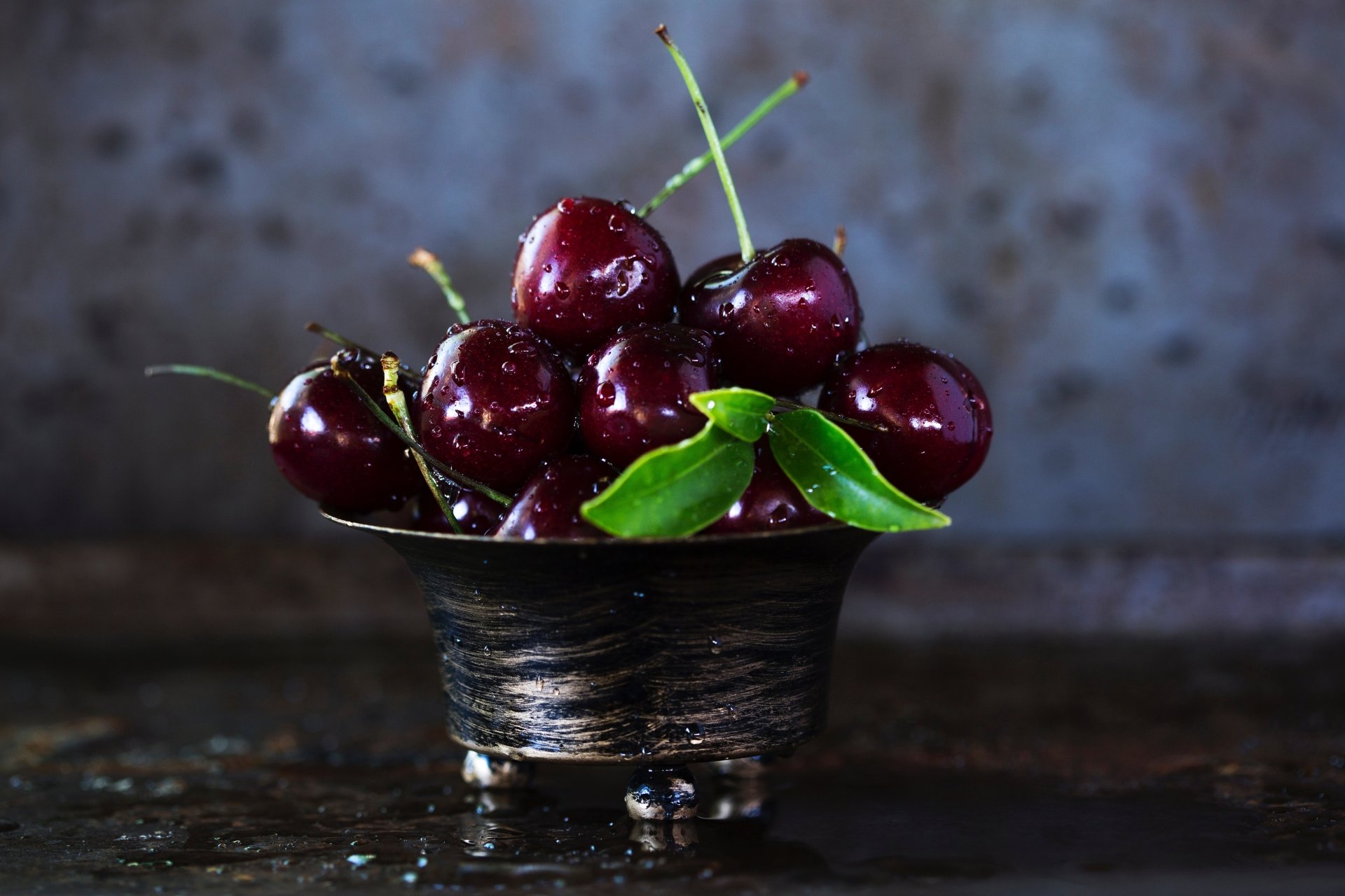 4K Ultra HD Cherry Delight: Fresh, Juicy, and Irresistible Food Wallpaper