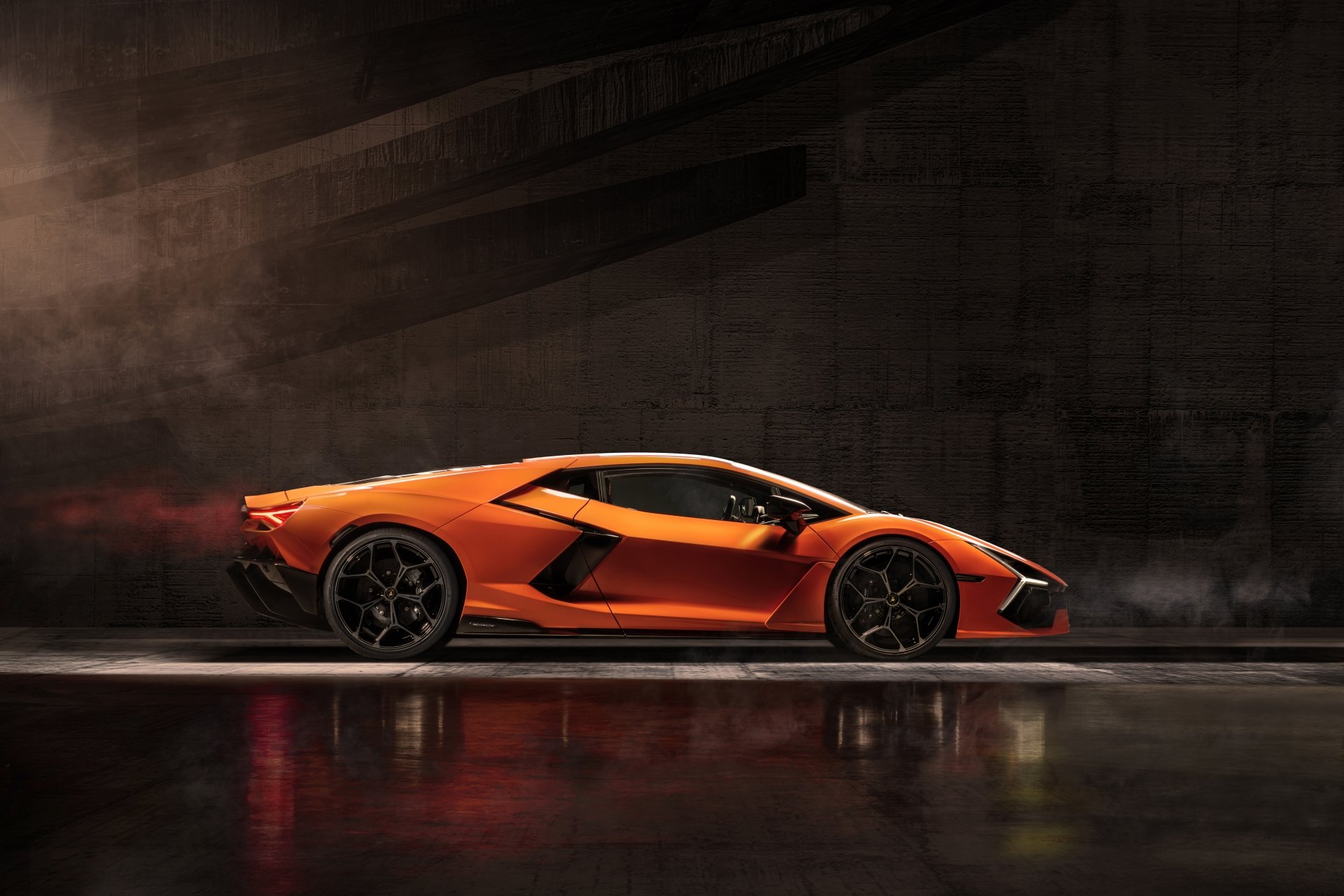 Download Vehicle Lamborghini Revuelto 8k Ultra HD Wallpaper