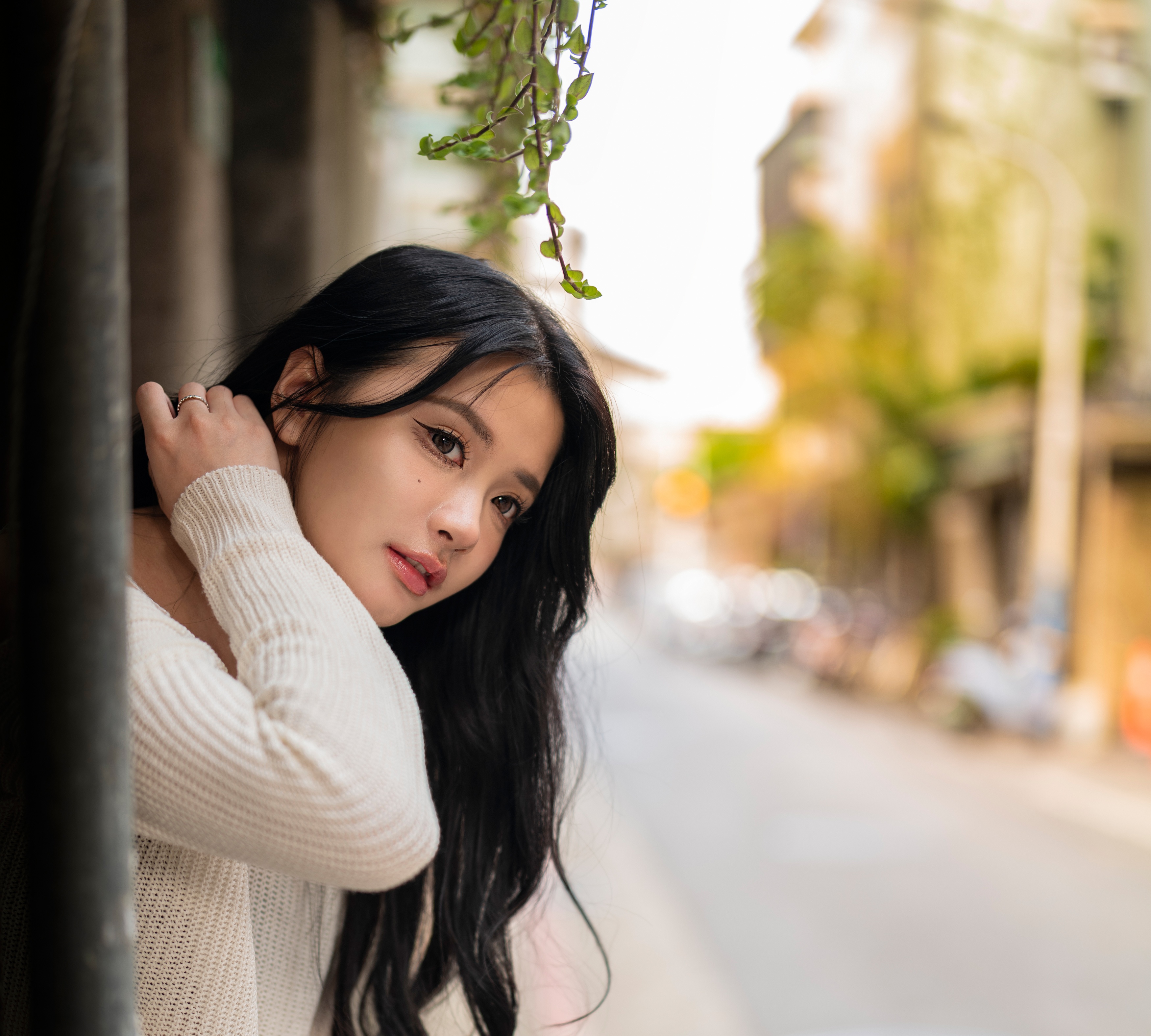 Download Woman Asian HD Wallpaper