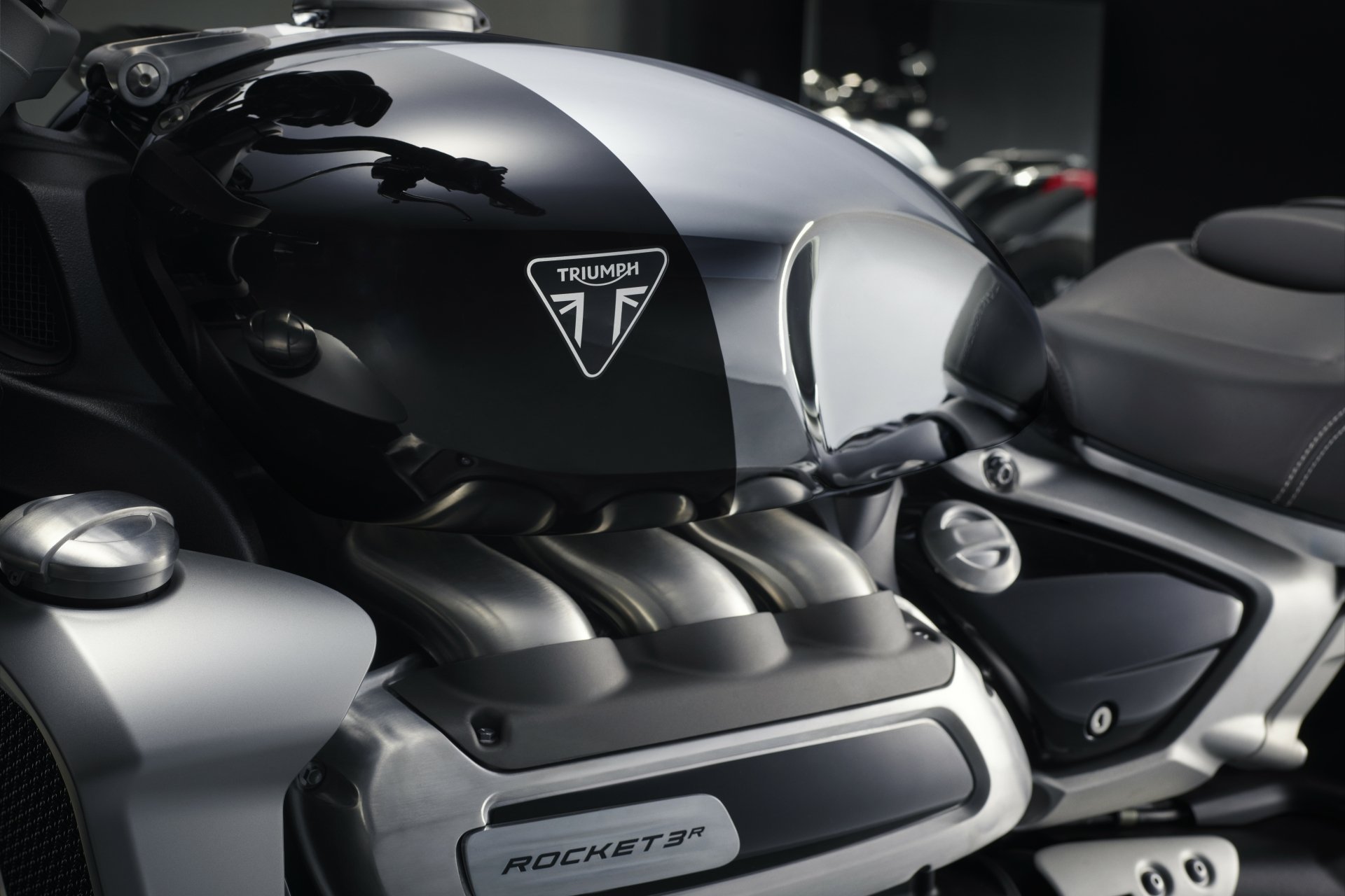 Triumph Rocket III R Chrome Edition HD Wallpaper