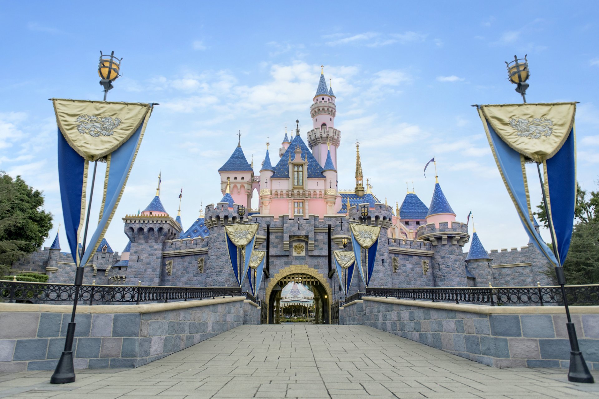 Enchanting Disneyland Cinderella Castle HD Wallpaper