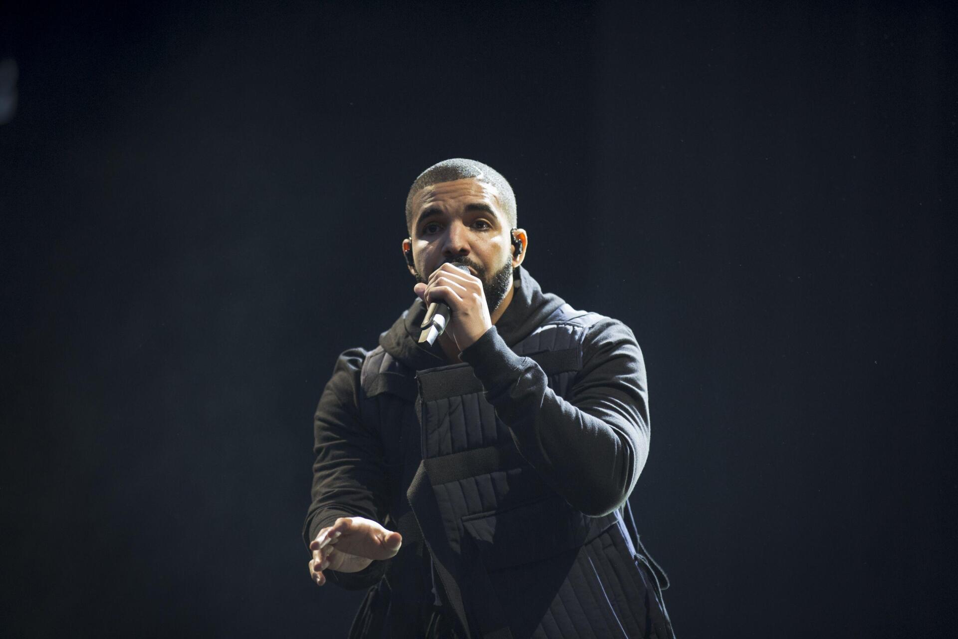 Drake HD Wallpaper: Captivating Moments in Music