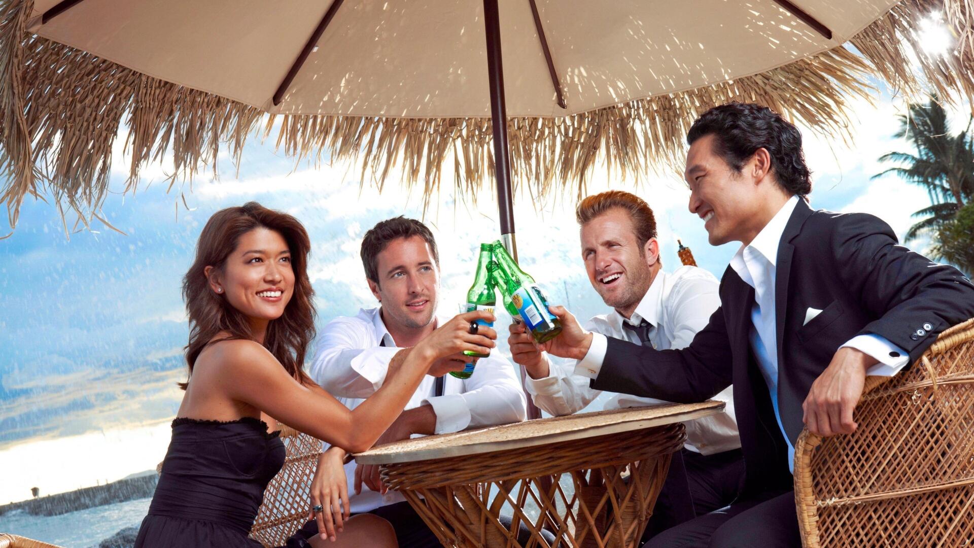 Hawaii Five-0 — 4K Island Team Cheers Wallpaper