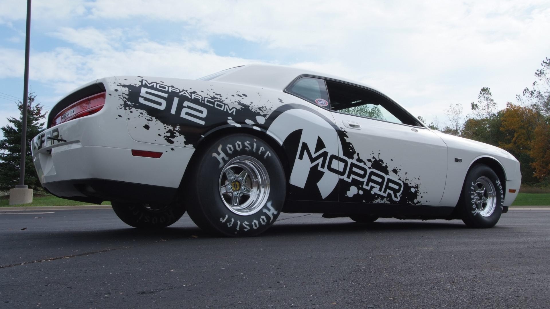 Sleek Dodge Challenger HD Wallpaper