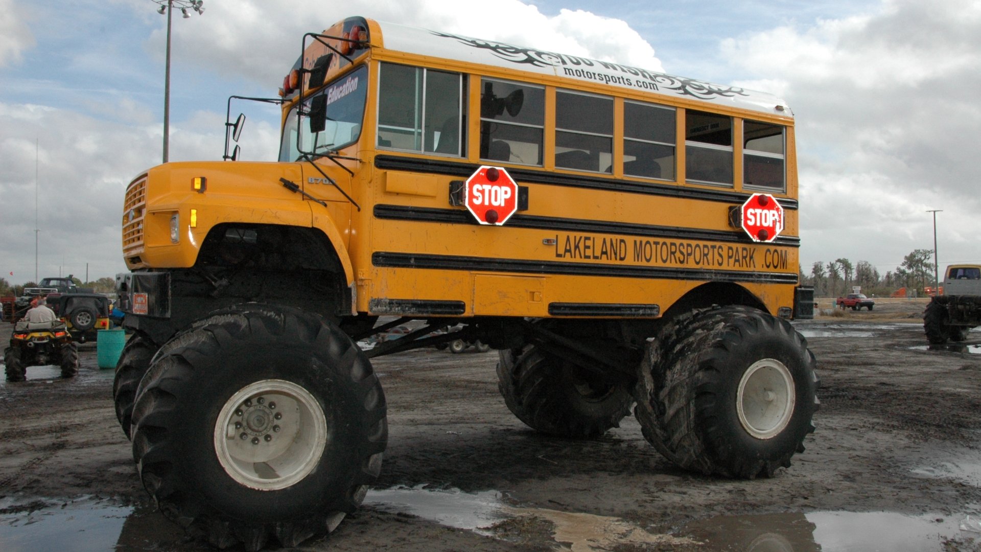 Download Vehicle Bus HD Wallpaper | 1920x1080 | Wallpaper Abyss