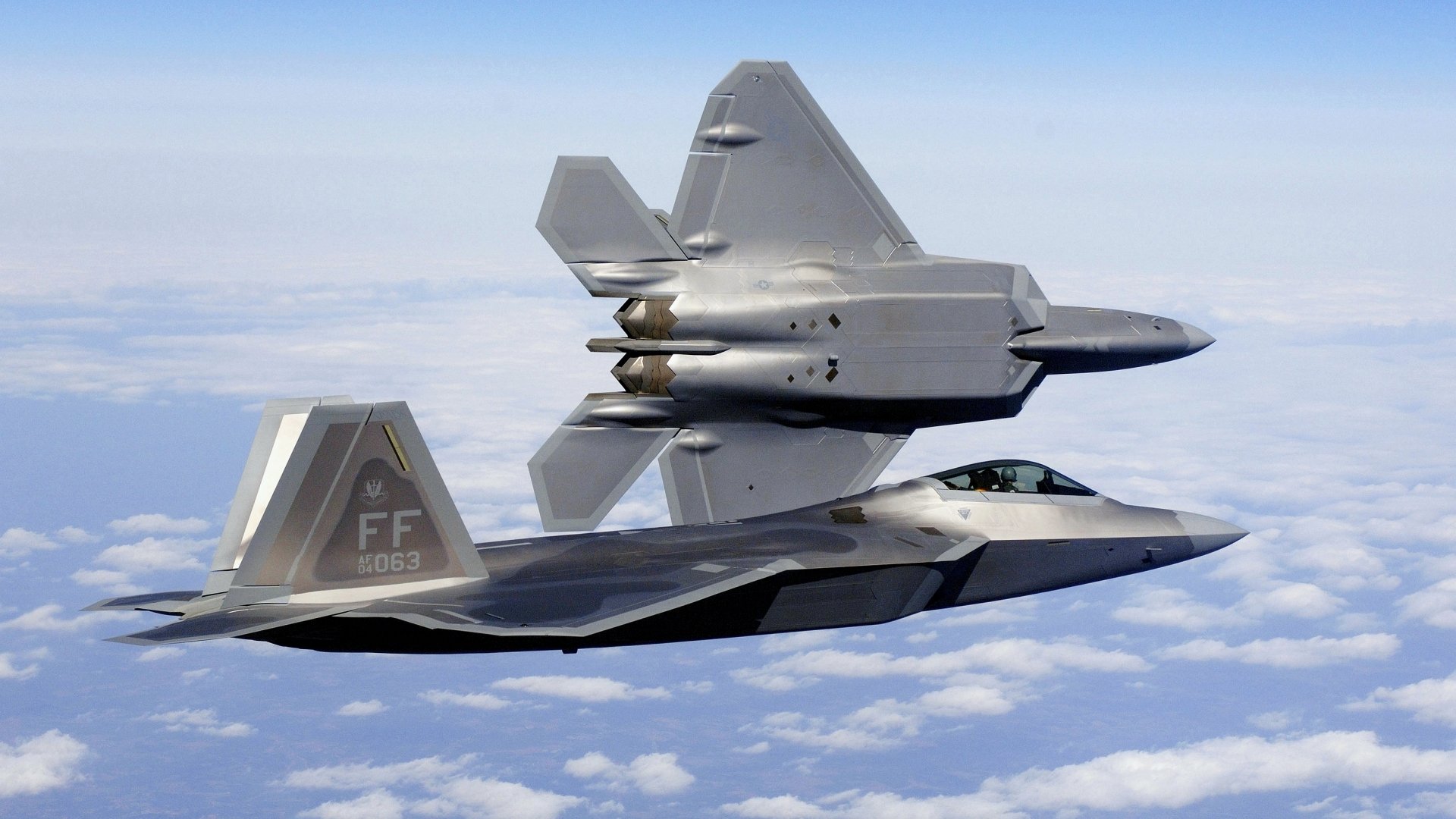 F-22 Raptor HD Wallpaper: Elite Lockheed Martin Military Jet in Flight