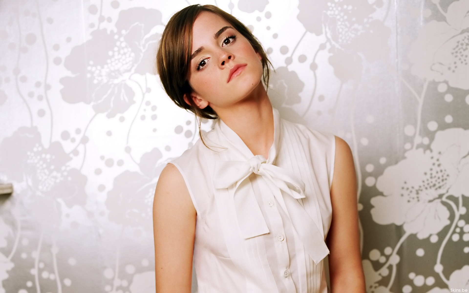 Emma Watson HD Celebrity Portrait Wallpaper