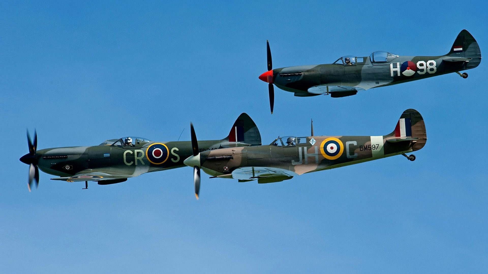HD Wallpaper: Legendary Supermarine Spitfire Military Flight Formation