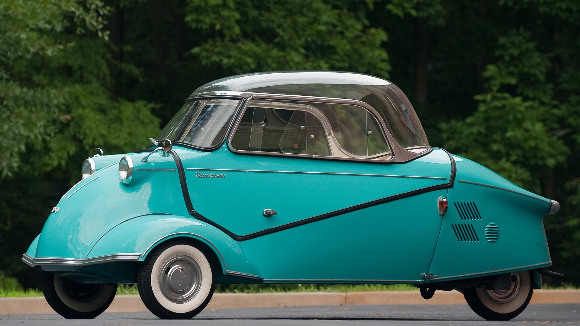 Retro Teal Microcar — HD Wallpaper | 1920x1080 | Wallpaper Abyss