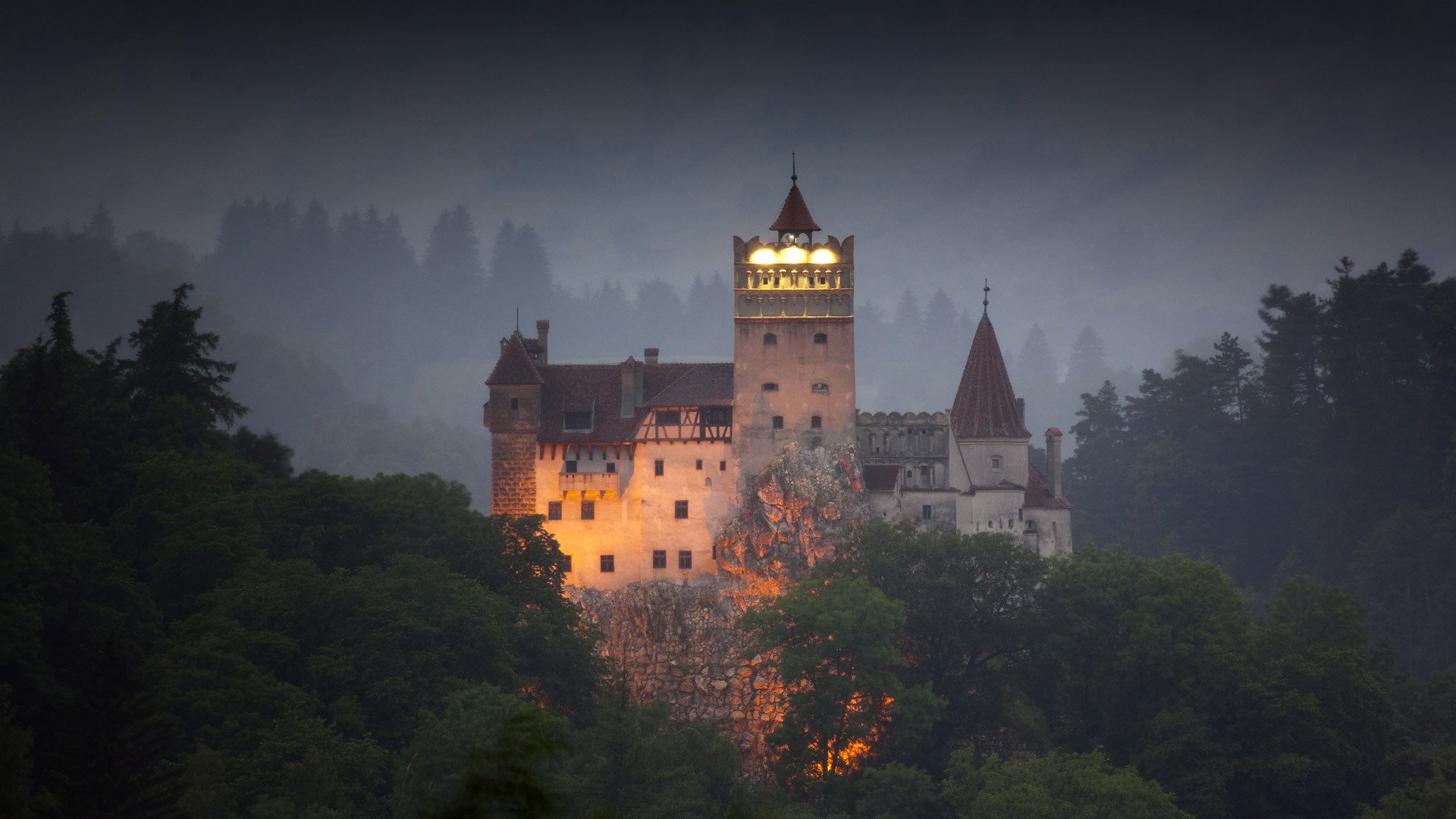 Enchanting Castle: A Stunning HD Wallpaper