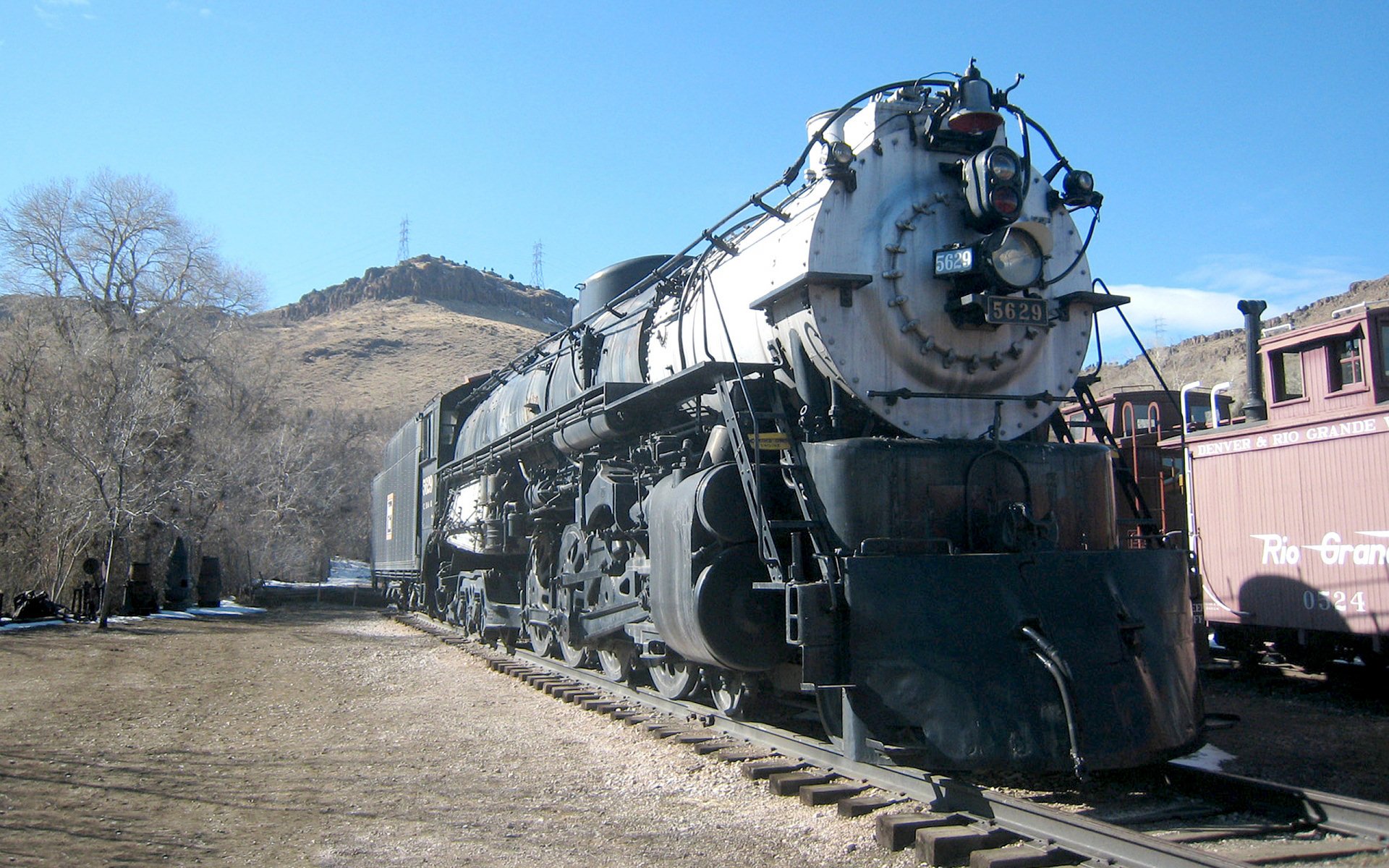 HD Steam Train Wallpaper — Vintage Locomotive on Track | 1920x1200 ...