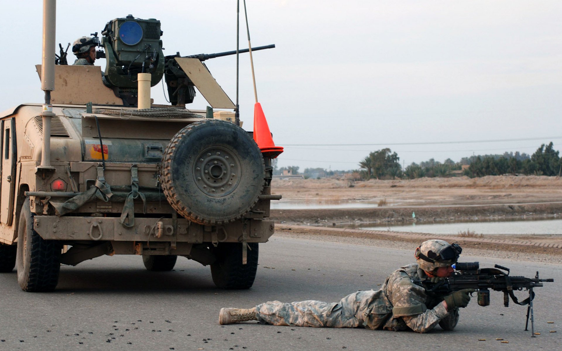 HD Wallpaper of Military Operation: Soldier with Gun