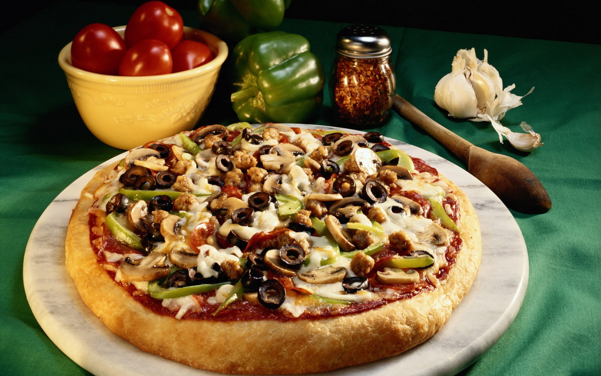 Delicious HD Pizza Feast – A Flavorful Food Lover’s Dream