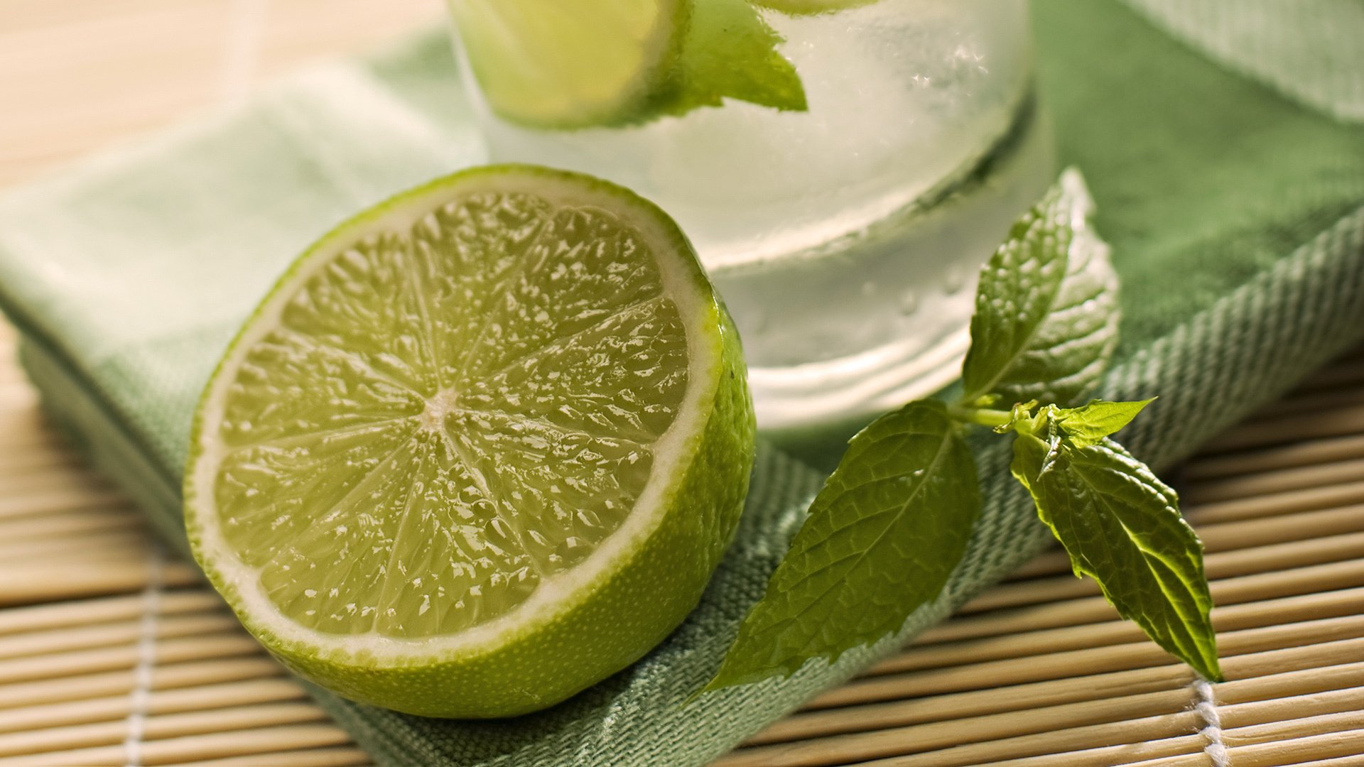 Zesty Lime Slice — HD Wallpaper