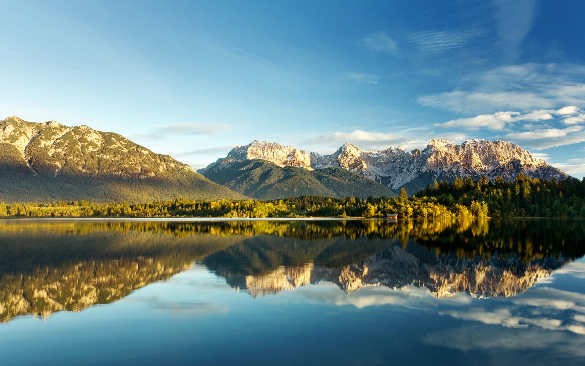 Tranquil Reflections: A Stunning HD Nature Wallpaper