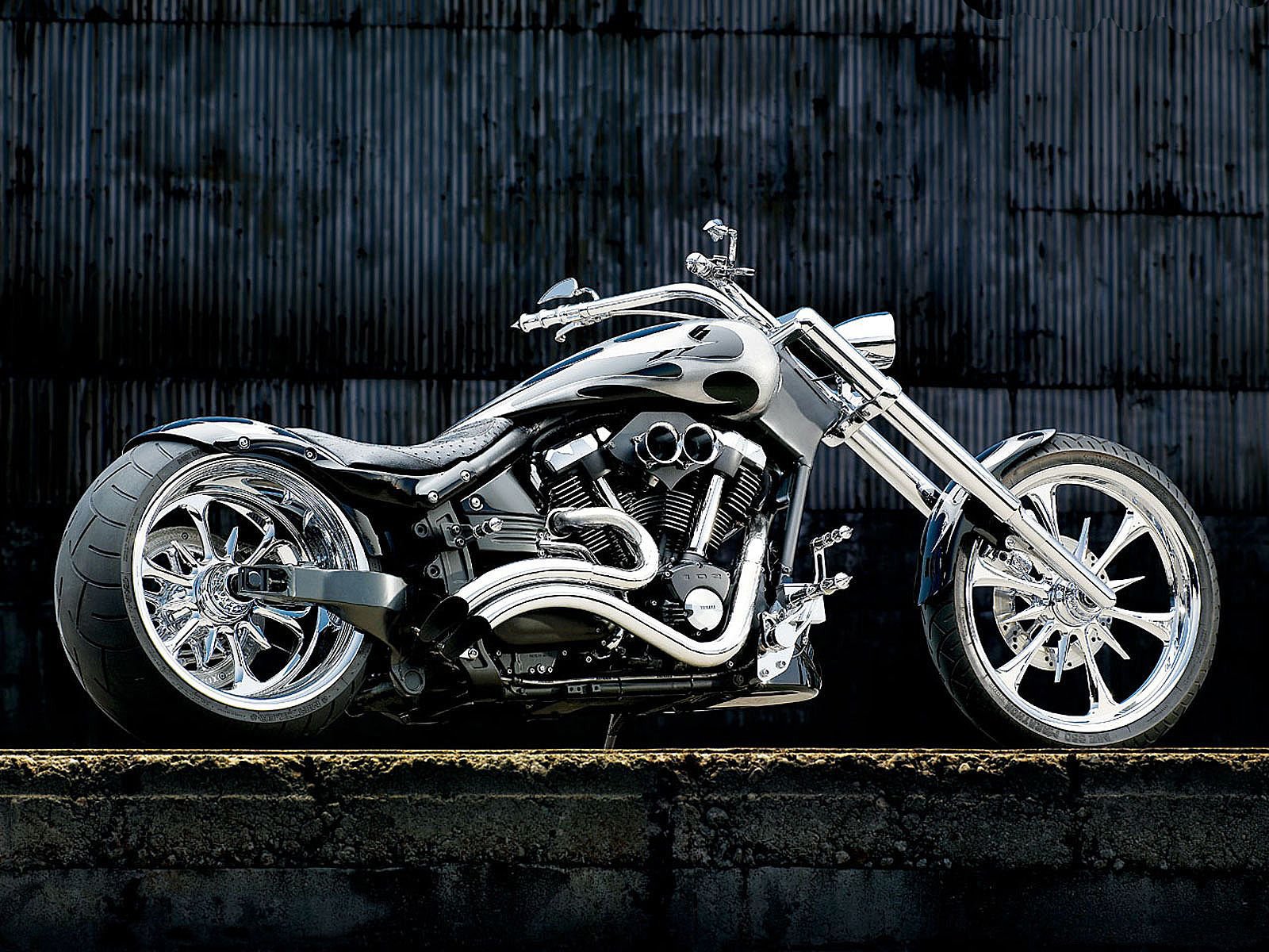Stunning Motorcycle HD Wallpaper for Enthusiasts