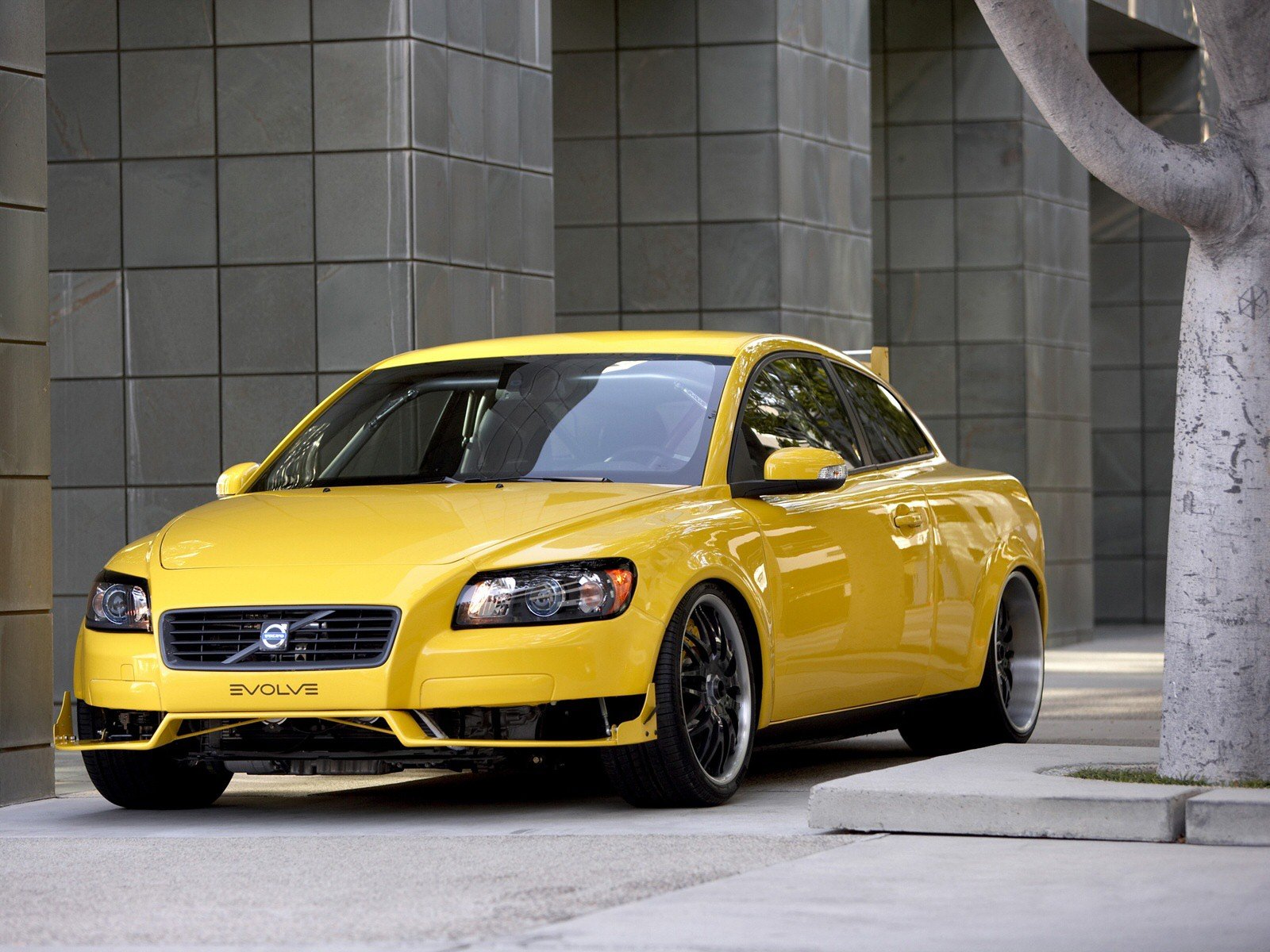 Download Vehicle Volvo Wallpaper