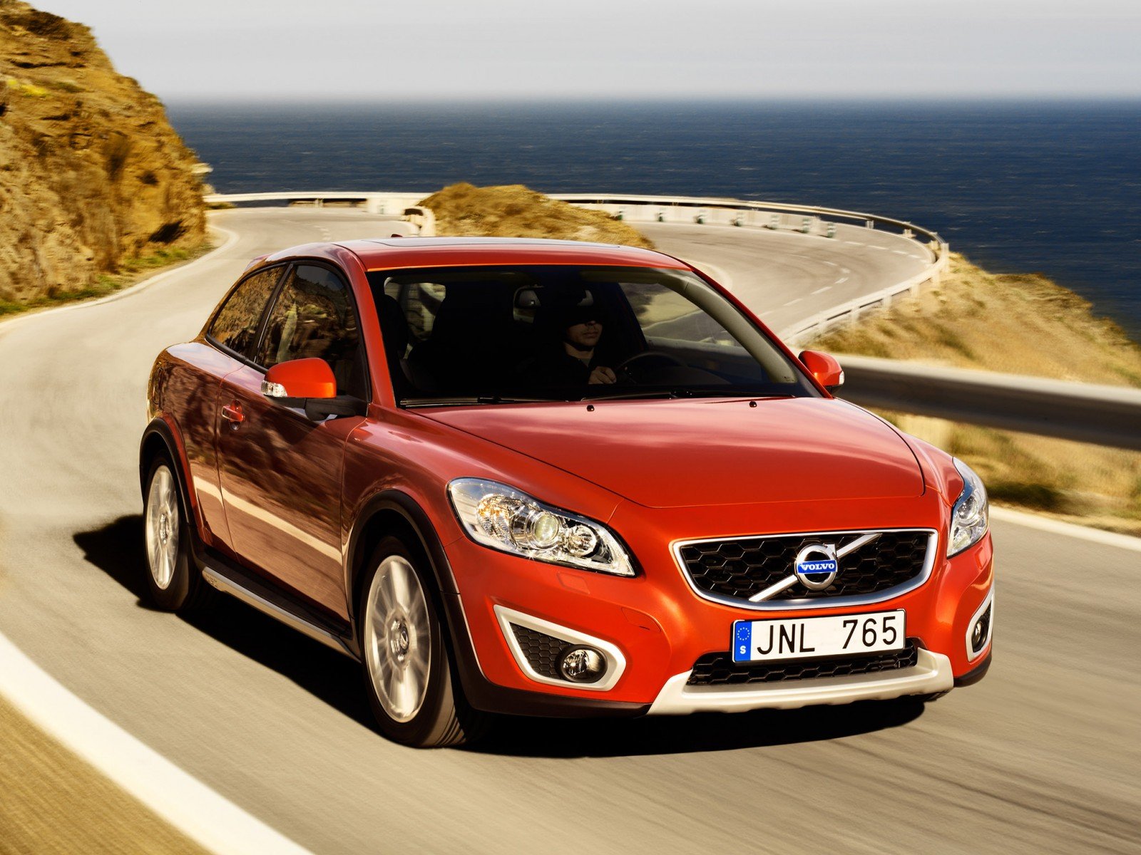 Download Vehicle Volvo Wallpaper | 1600x1200 | Wallpaper Abyss
