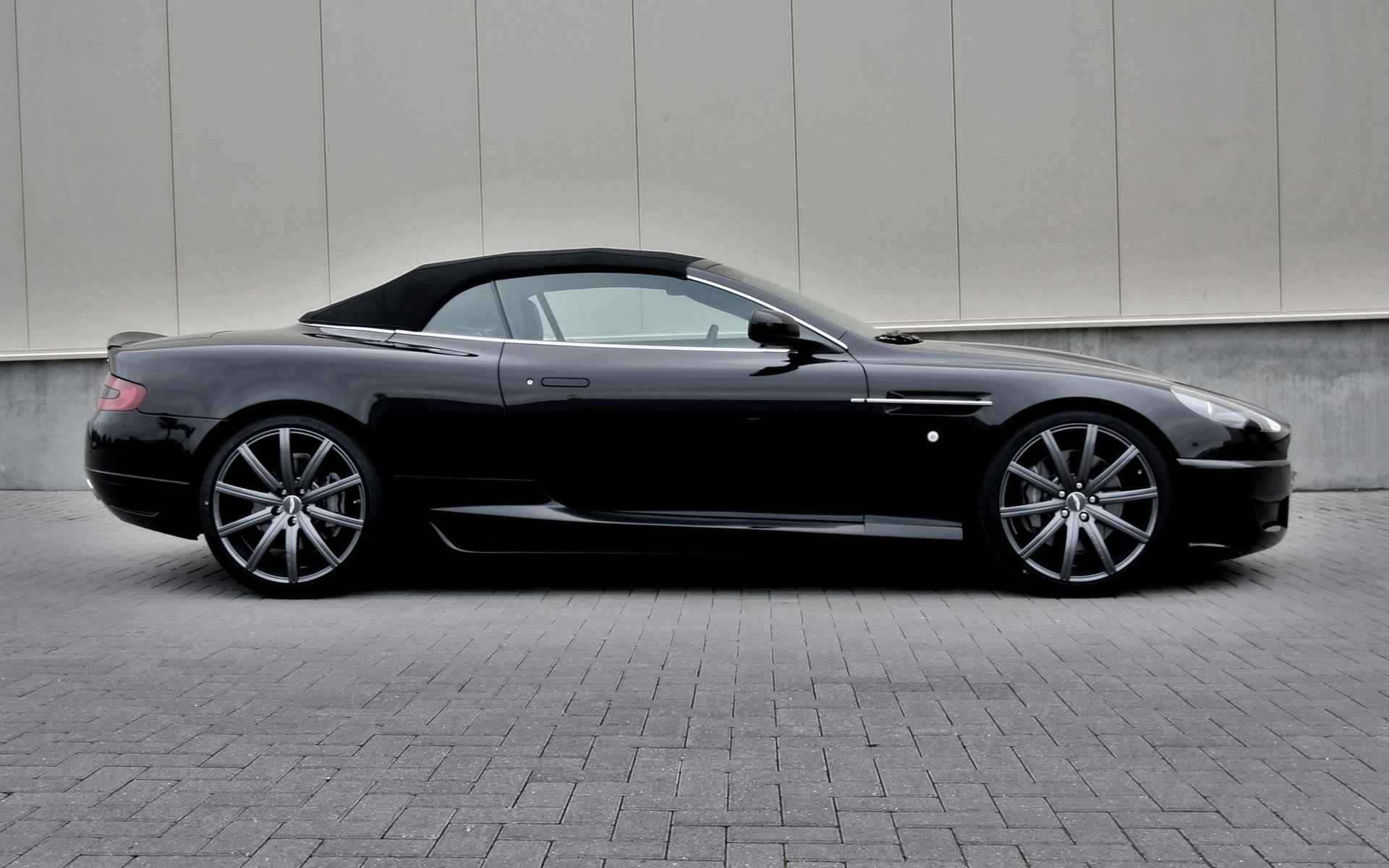 Download Vehicle Aston Martin DB9 HD Wallpaper