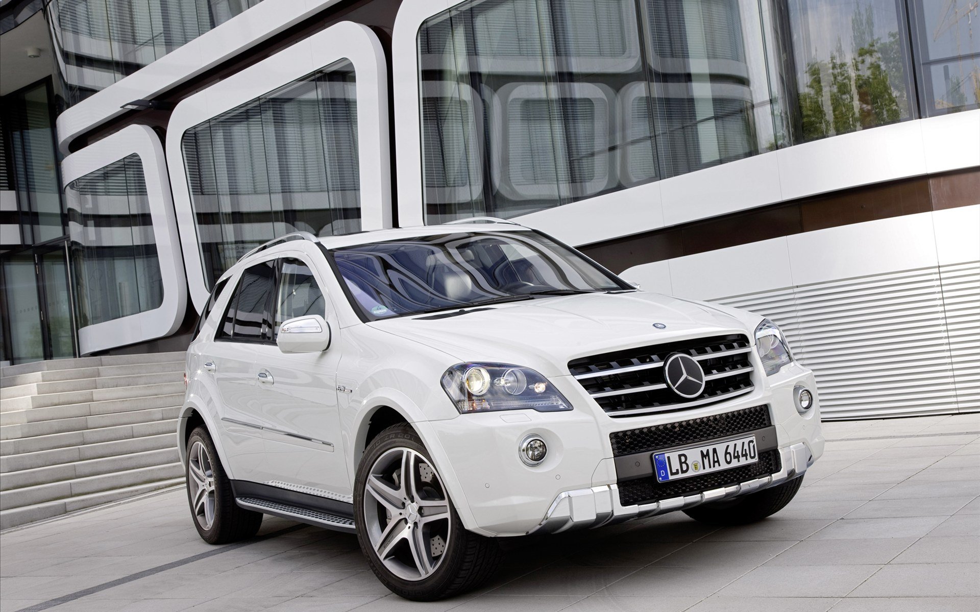 Download Vehicle Mercedes HD Wallpaper