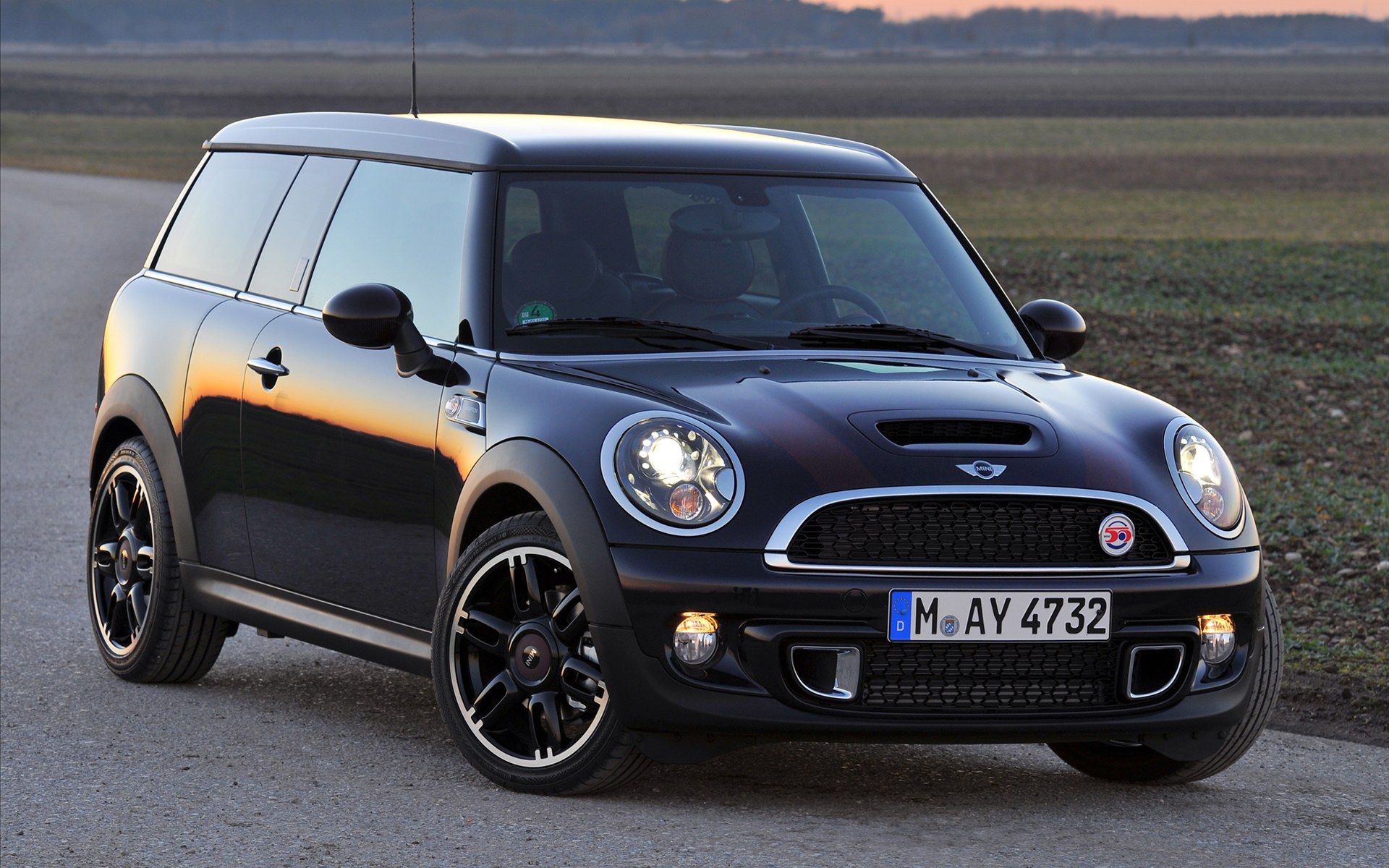 Download Vehicle Mini Cooper HD Wallpaper