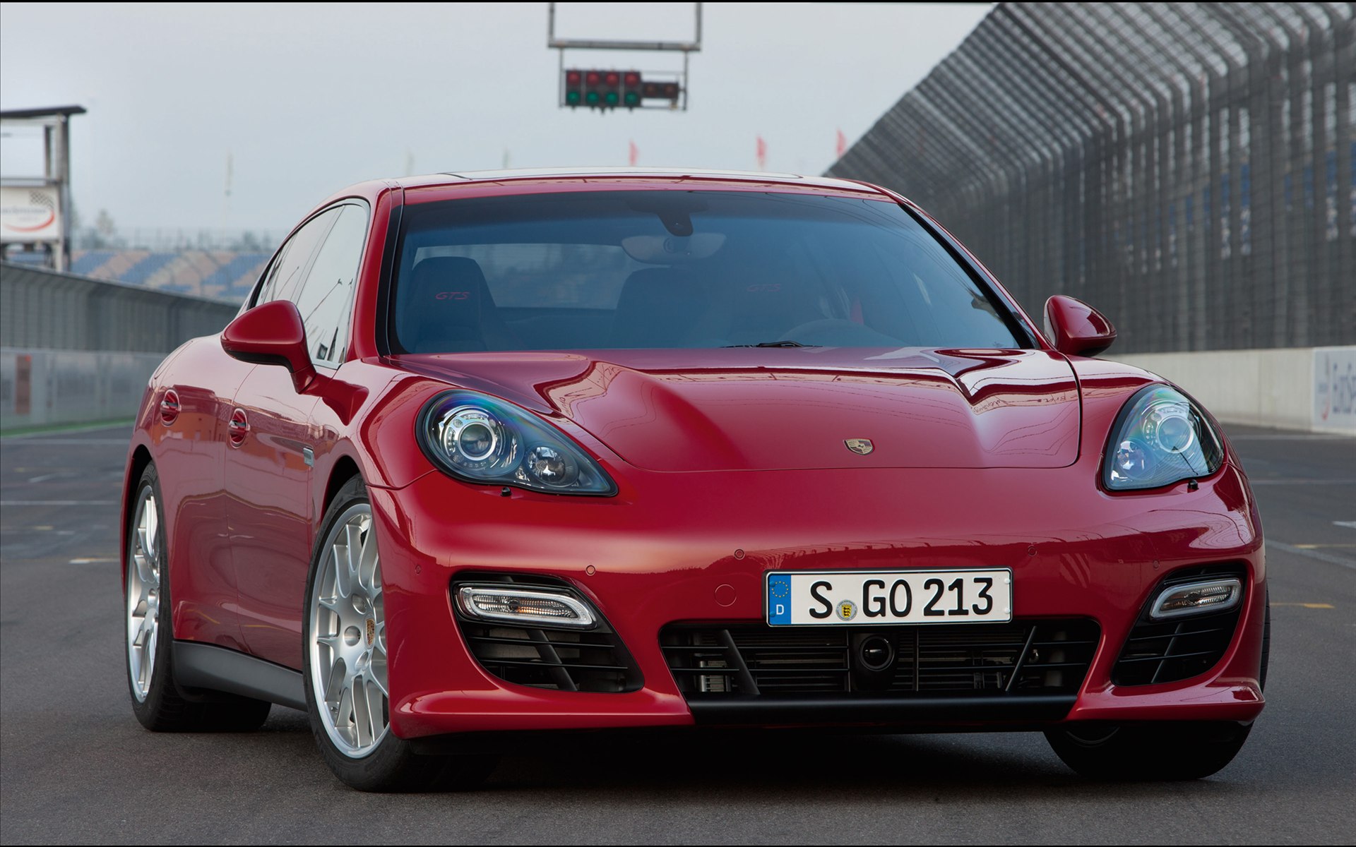 Download Vehicle Porsche HD Wallpaper