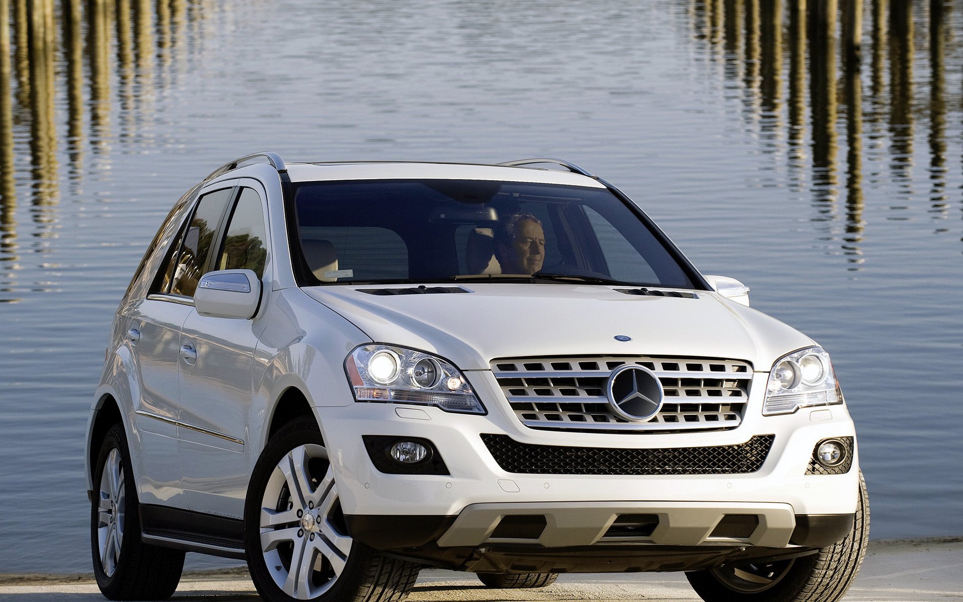 Download Vehicle Mercedes HD Wallpaper